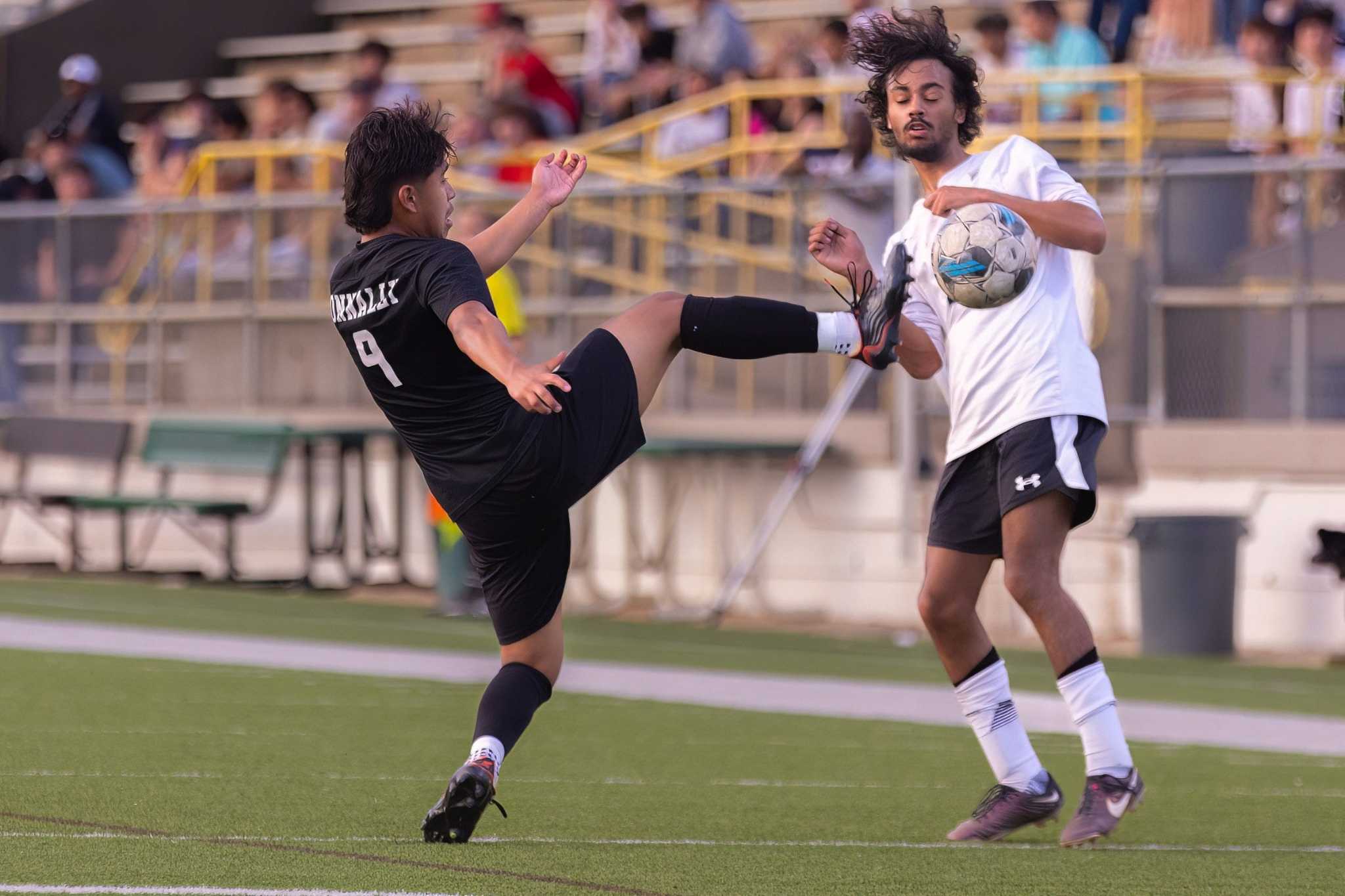 Prep soccer report: District action starts to heat up for Austin area