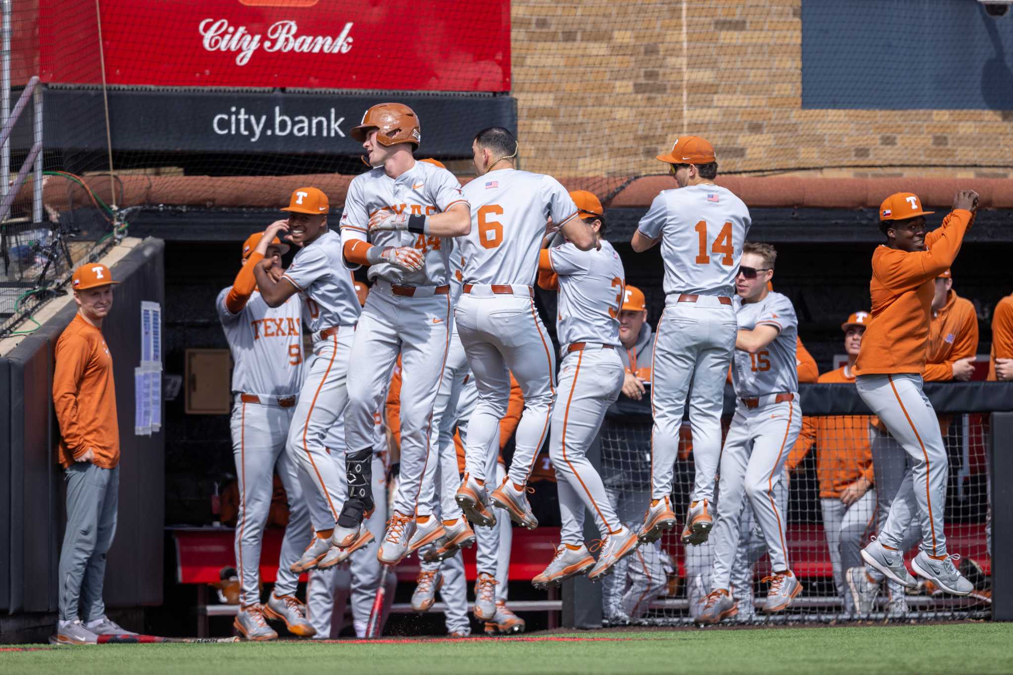 Texas, Max Belyeu bash Baylor baseball team to close out weekend