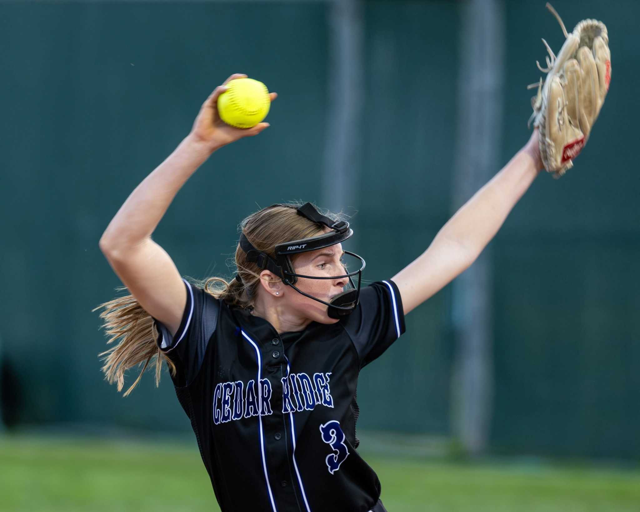 Austin-area softball teams move on to regional quarterfinal playoffs