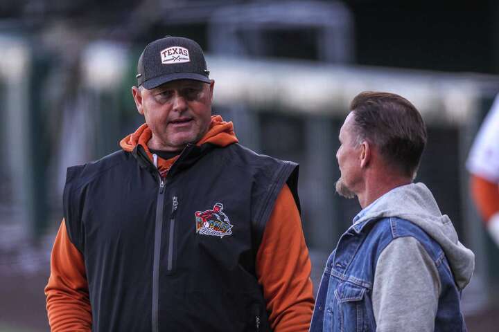Former Texas Longhorns shortstop Mike Brumley dies in car wreck at 61