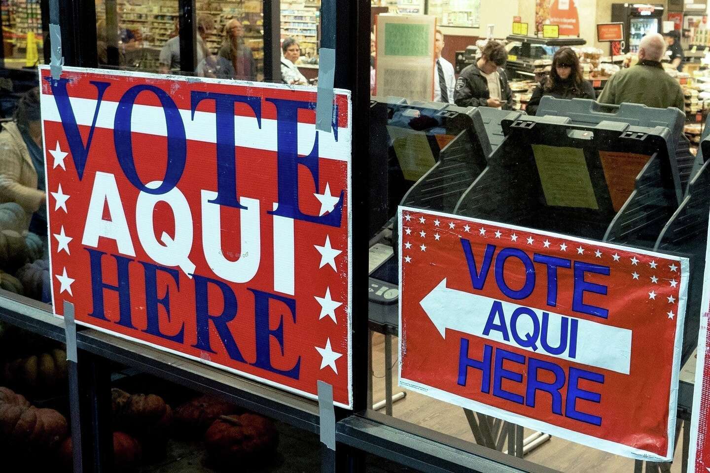 John Carter, Stuart Whitlow vie for 31st District congressional seat