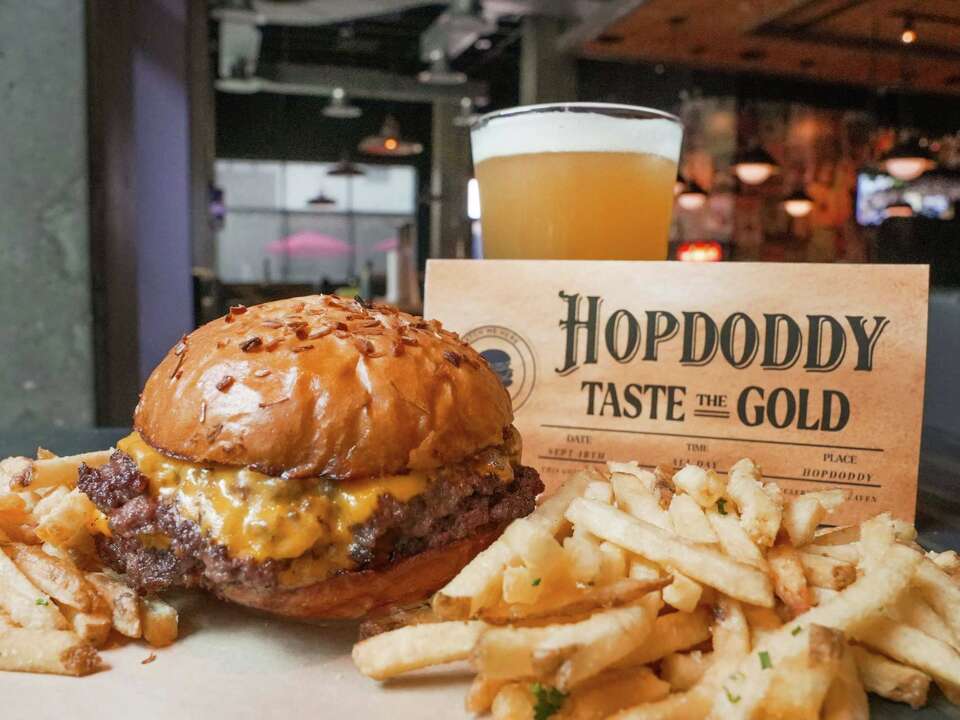 National Cheeseburger Day 2024: Deals from McDonald's, Wendy's, more