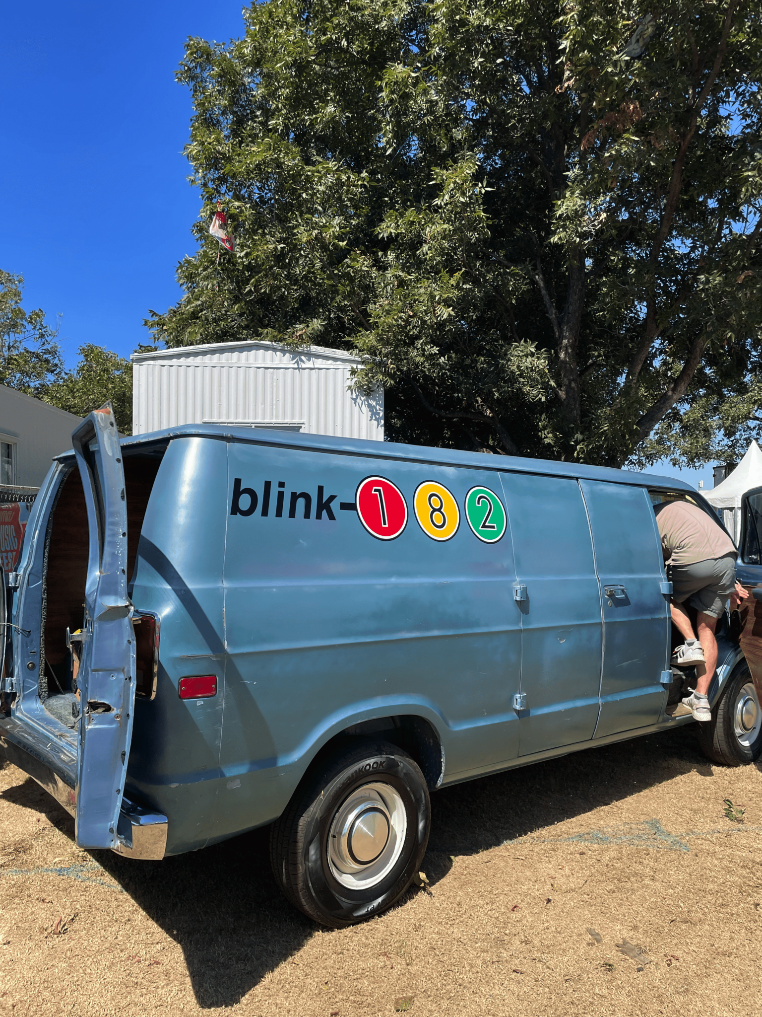 Find the iconic blink-182 van from 2001 'The Rock Show' music video at ...