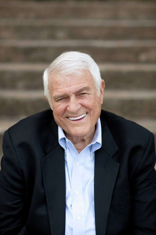 John Carter, Stuart Whitlow vie for 31st District congressional seat