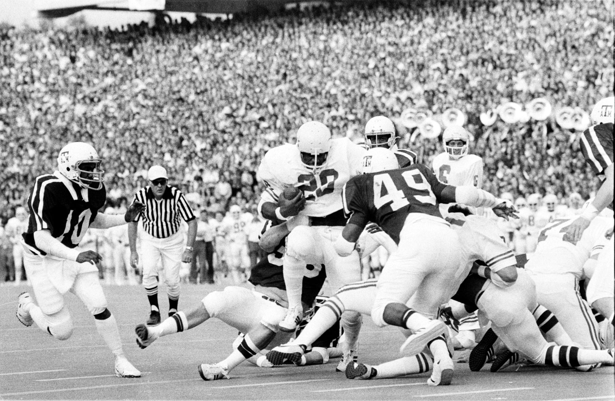 This date in Texas history: Earl Campbell runs over Aggies to cap ...