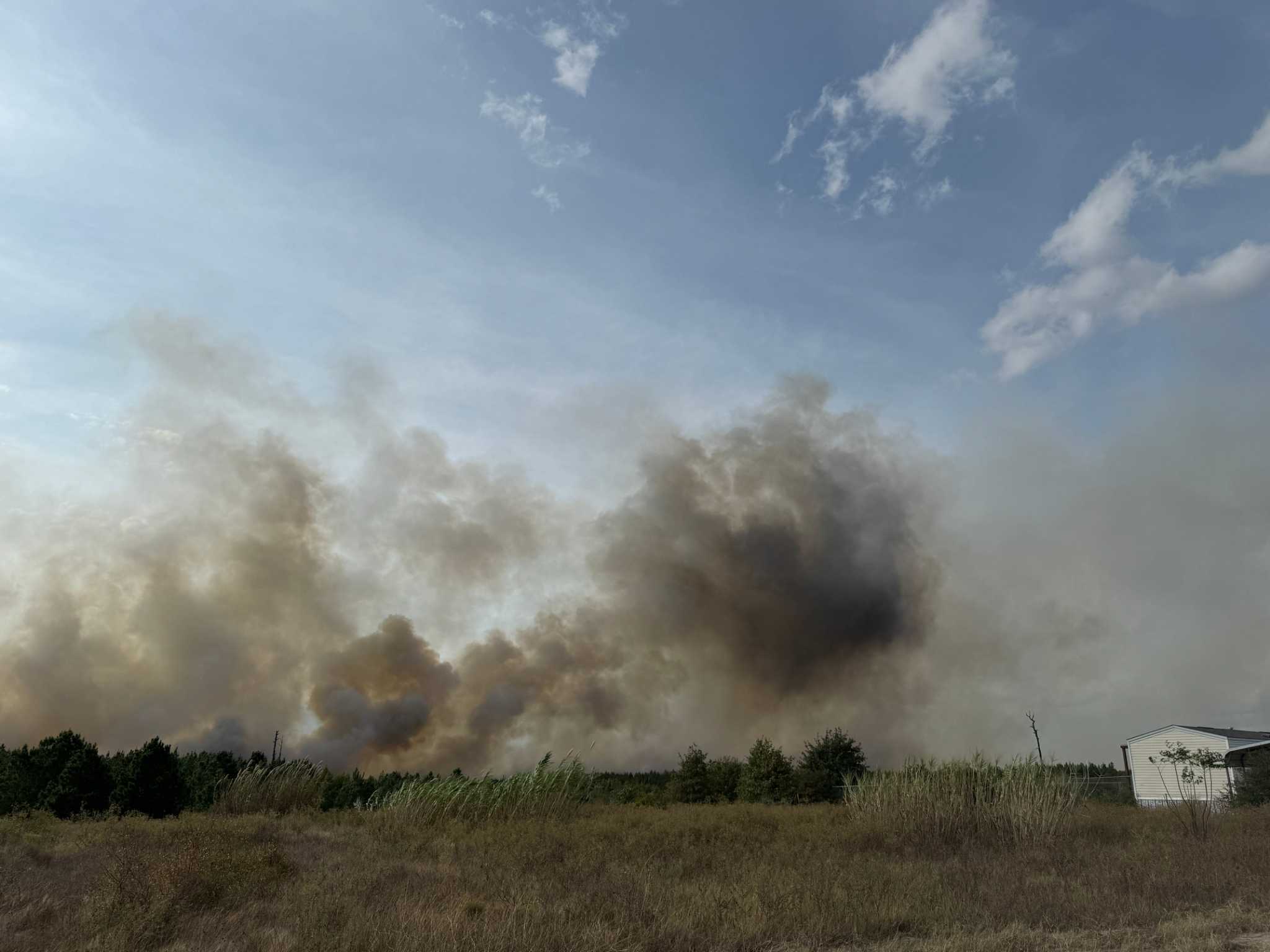 Bastrop County fire: 400-acre wildfire prompts evacuations Sunday