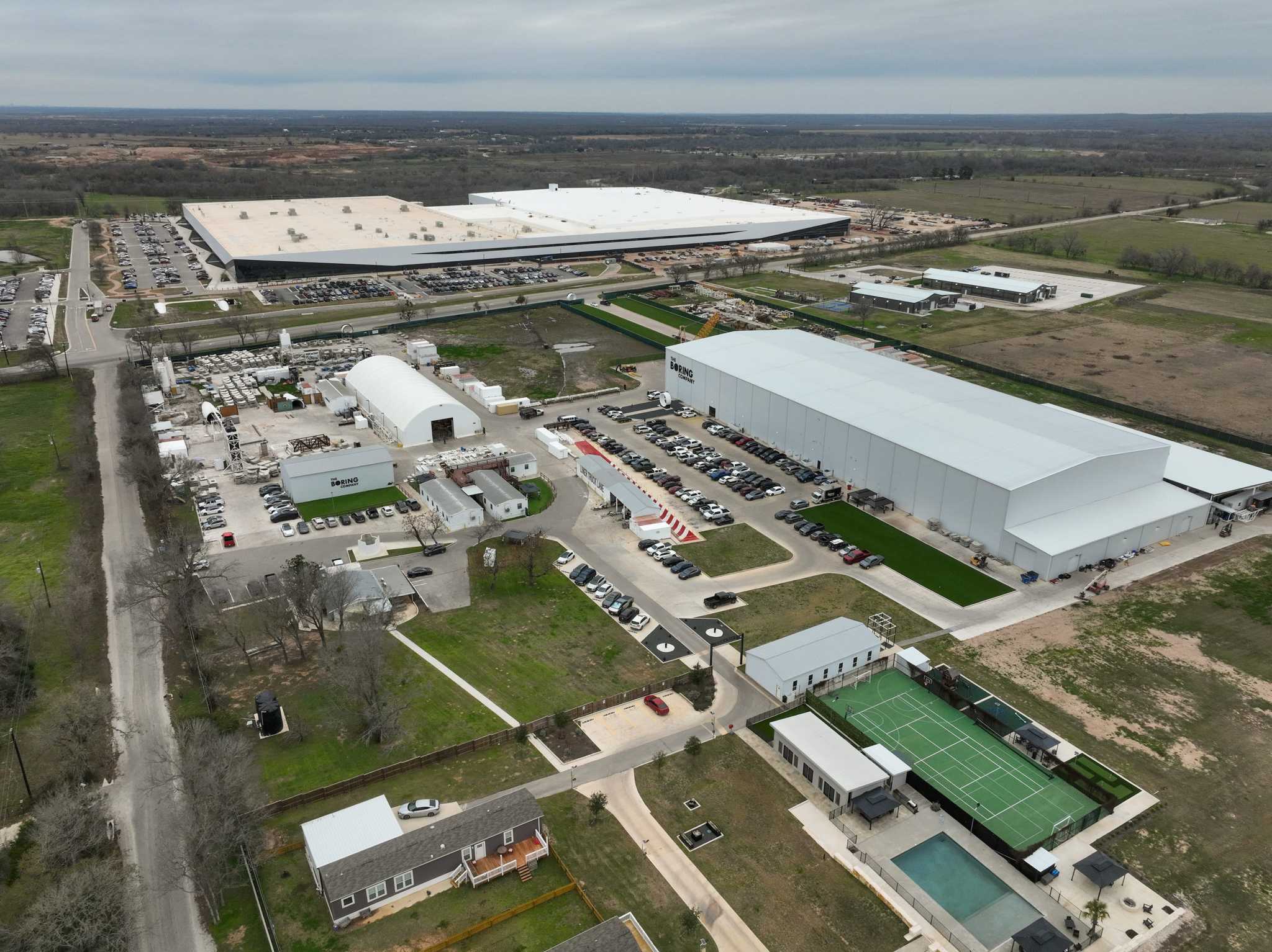 Abbott awards semiconductor grant to SpaceX; Bastrop plant to grow