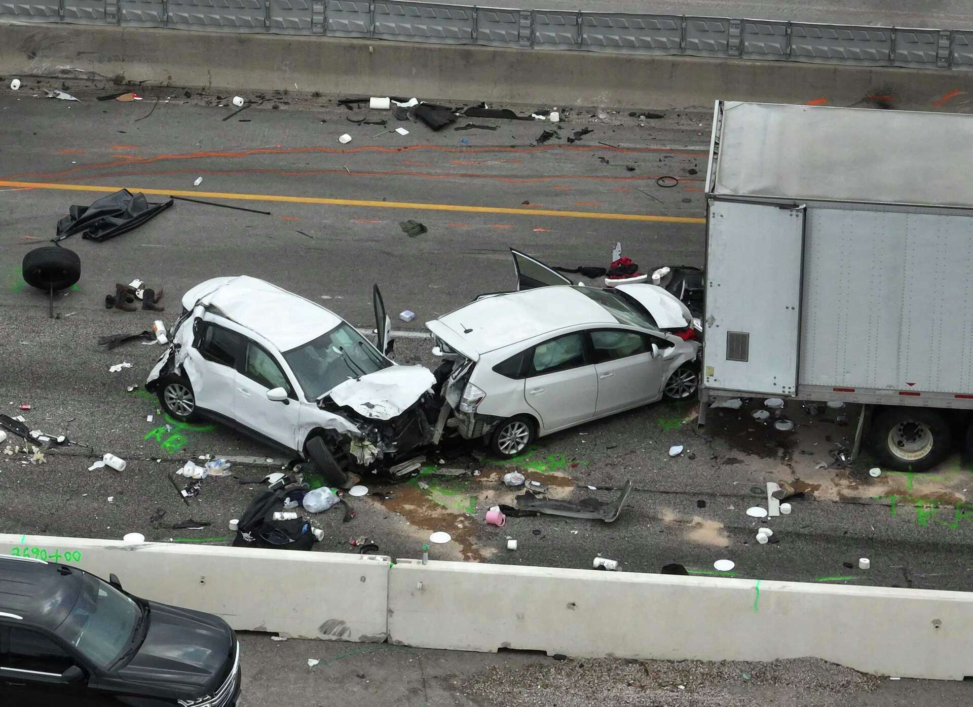See devastating aftermath of deadly 17-vehicle car crash on I-35 in Austin
