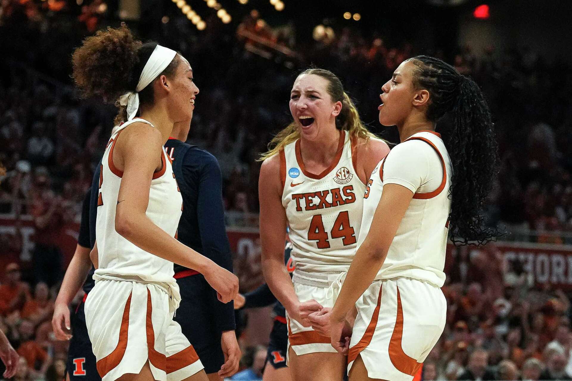 Shay Holle is preparing to leave Texas women's basketball. Vic Schaefer ...