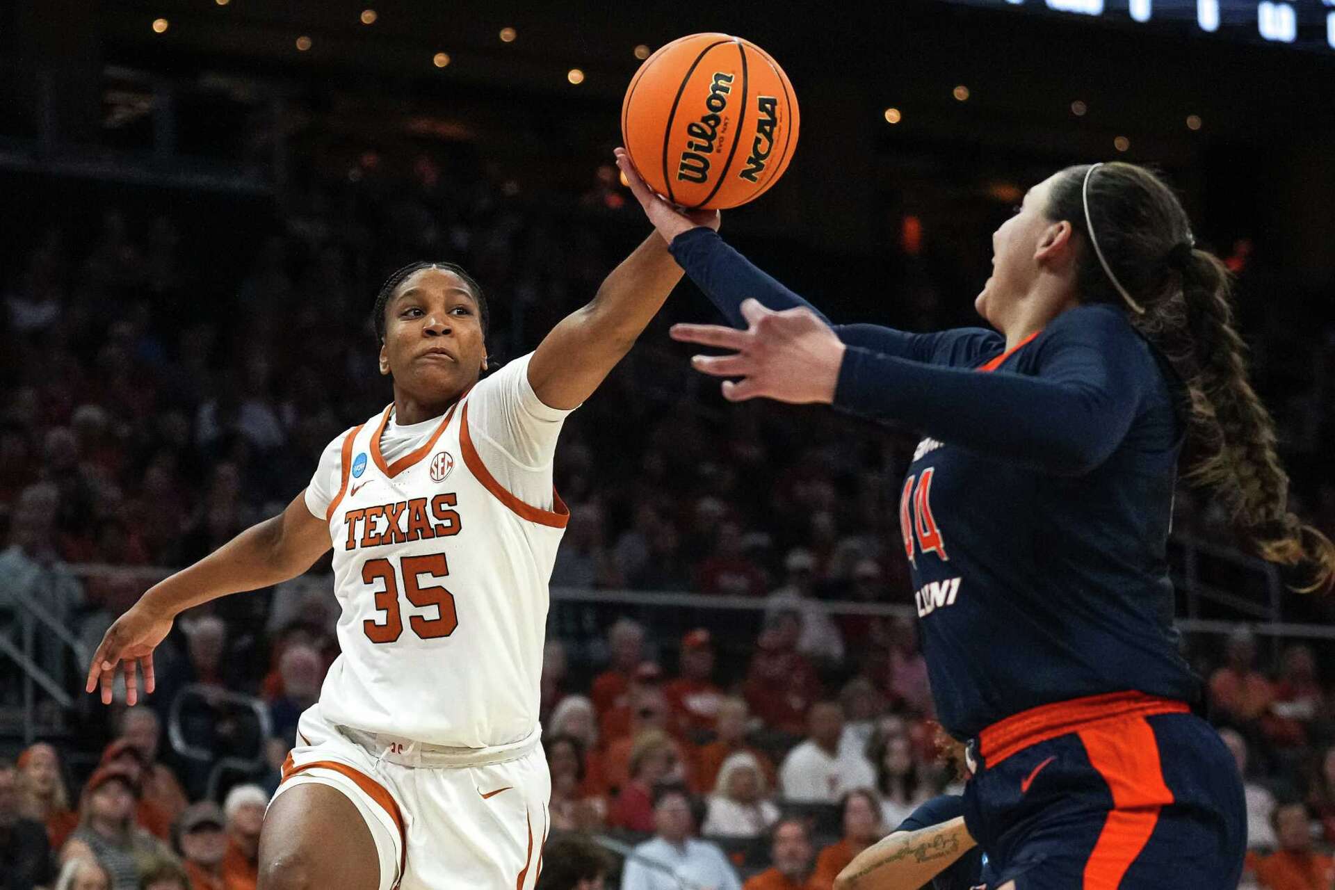 Shay Holle is preparing to leave Texas women's basketball. Vic Schaefer ...