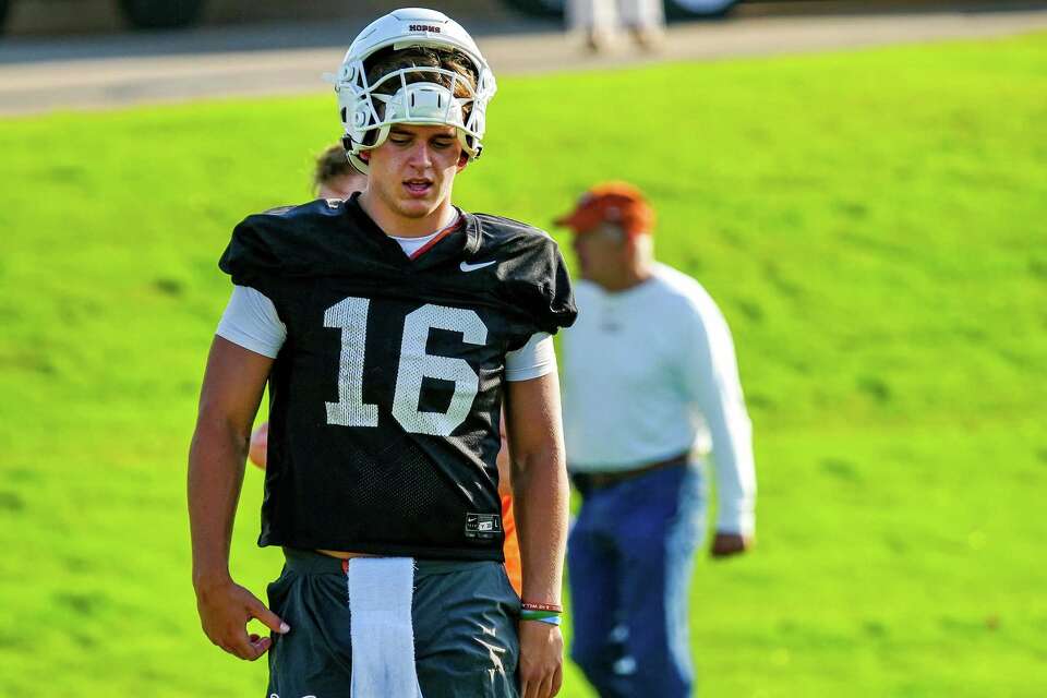 Arch Manning, Texas football begin first spring practice: See photos.