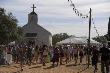 How to get tickets to see Willie Nelson at his ranch in Luck, Texas