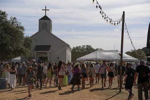 How to get tickets to see Willie Nelson at his ranch in Luck, Texas
