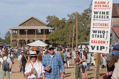 How to get tickets to see Willie Nelson at his ranch in Luck, Texas