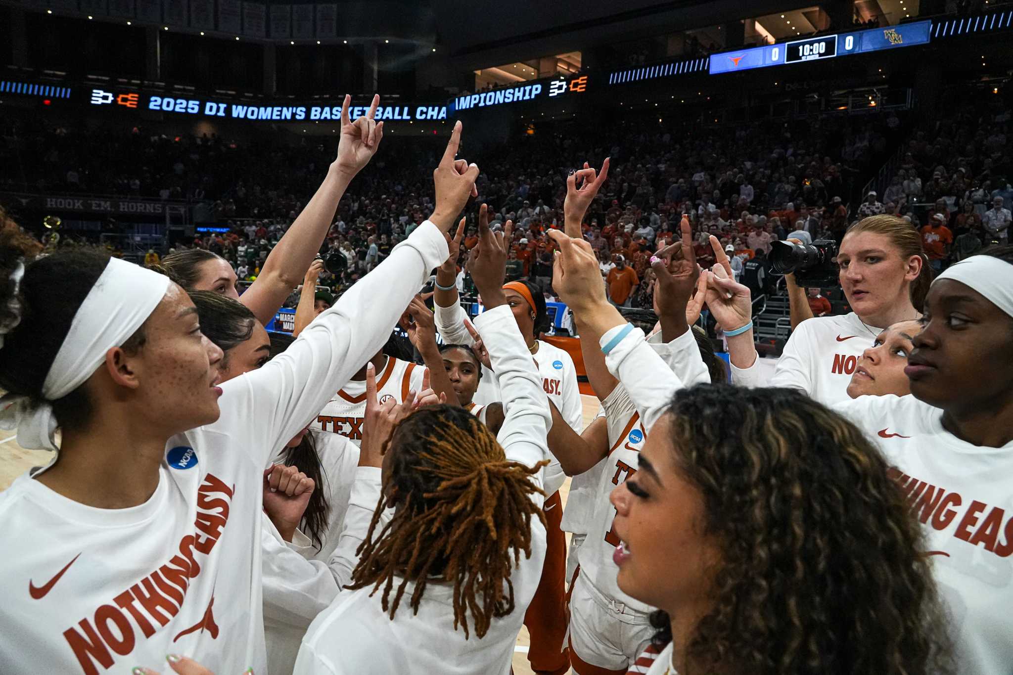 Texas beats William & Mary in NCAA Tournament's first round
