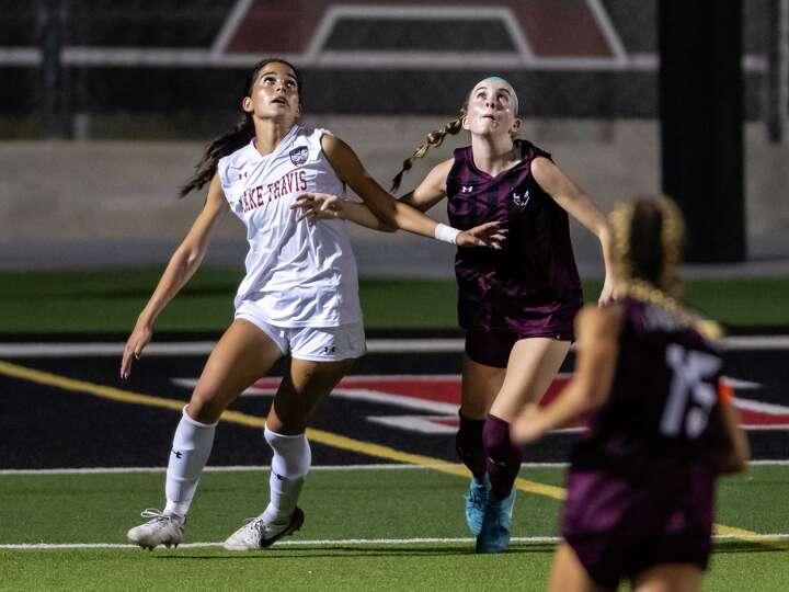 Girls high school soccer: Round Rock primed for playoffs after big win