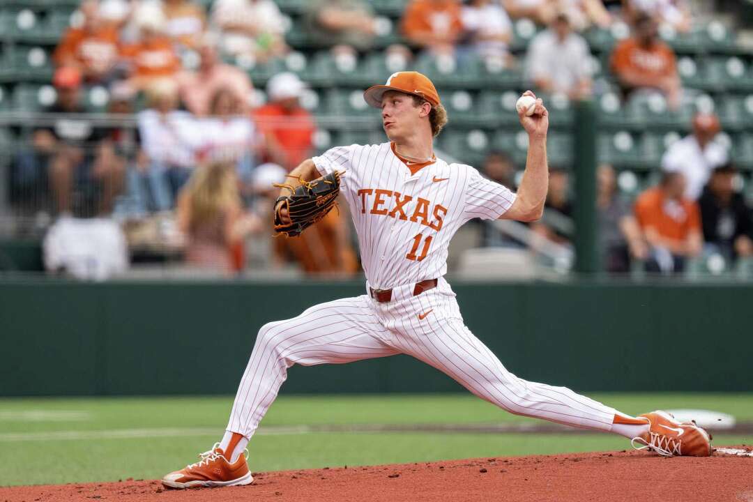 Texas-UTRGV baseball game features Galvan twins, Sinton High reunion