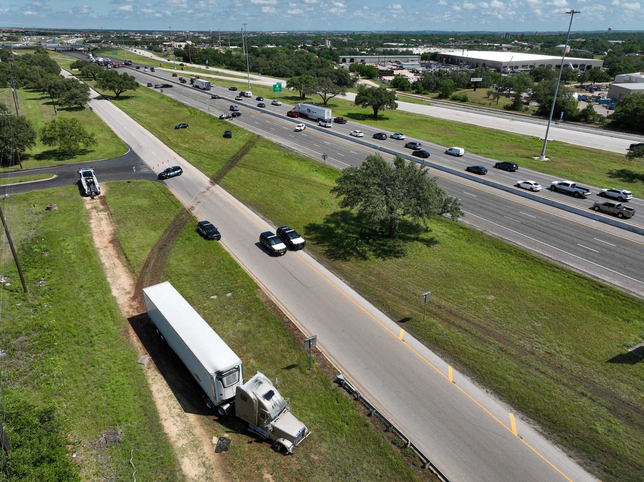 Interstate 35 wreck with seven vehicles in Georgetown injures 3 people