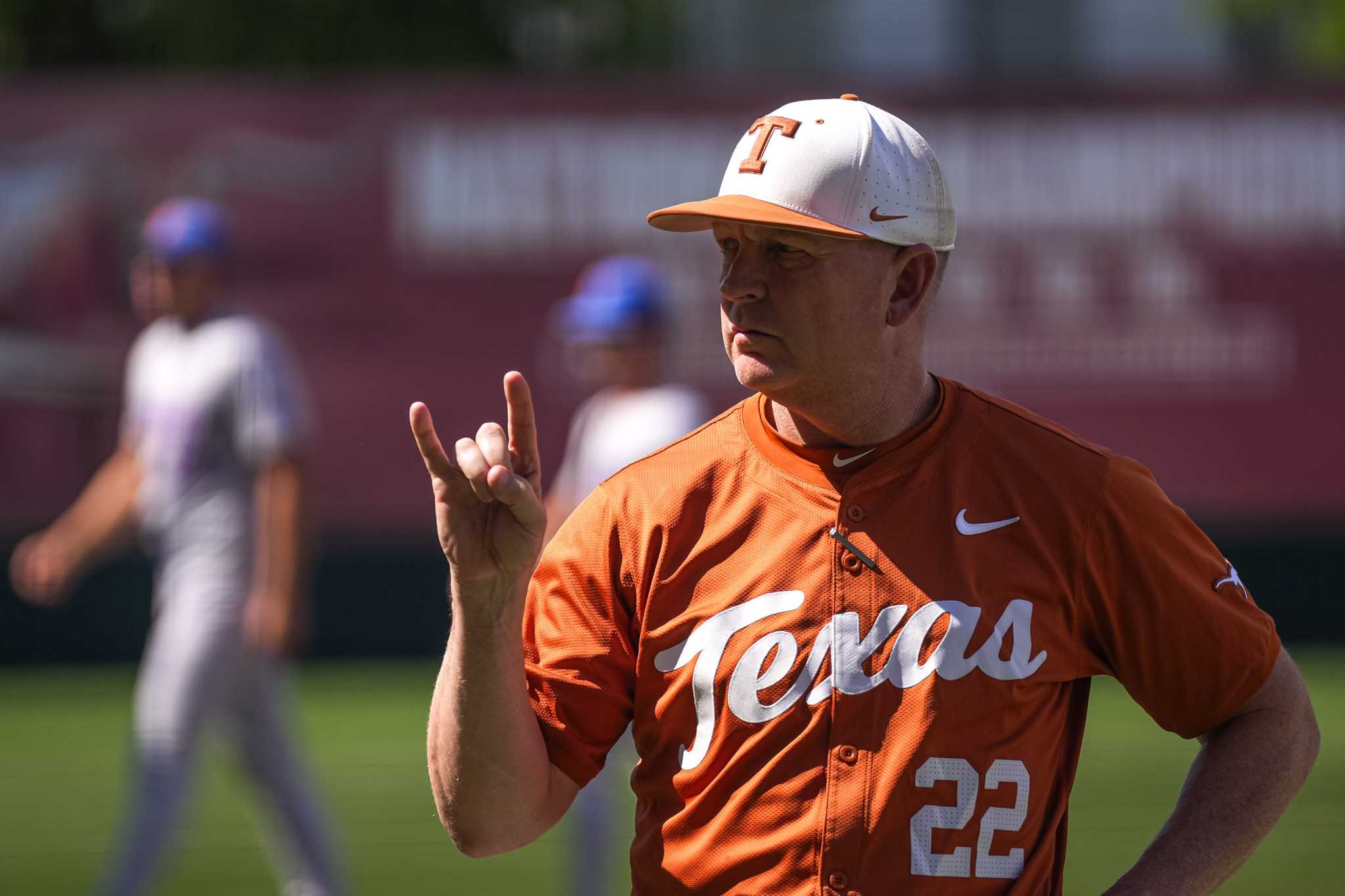 Texas baseball enters final SEC series vs Oklahoma at a season ...