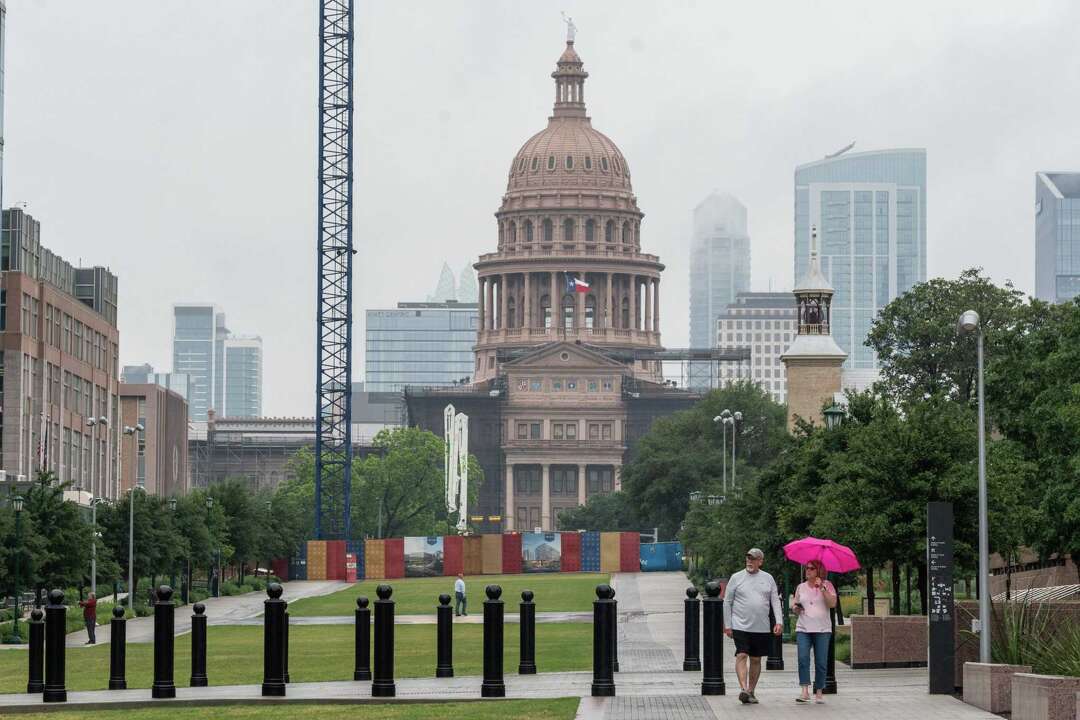 Texas severe storms trigger ground stop at DFW, Austin airports