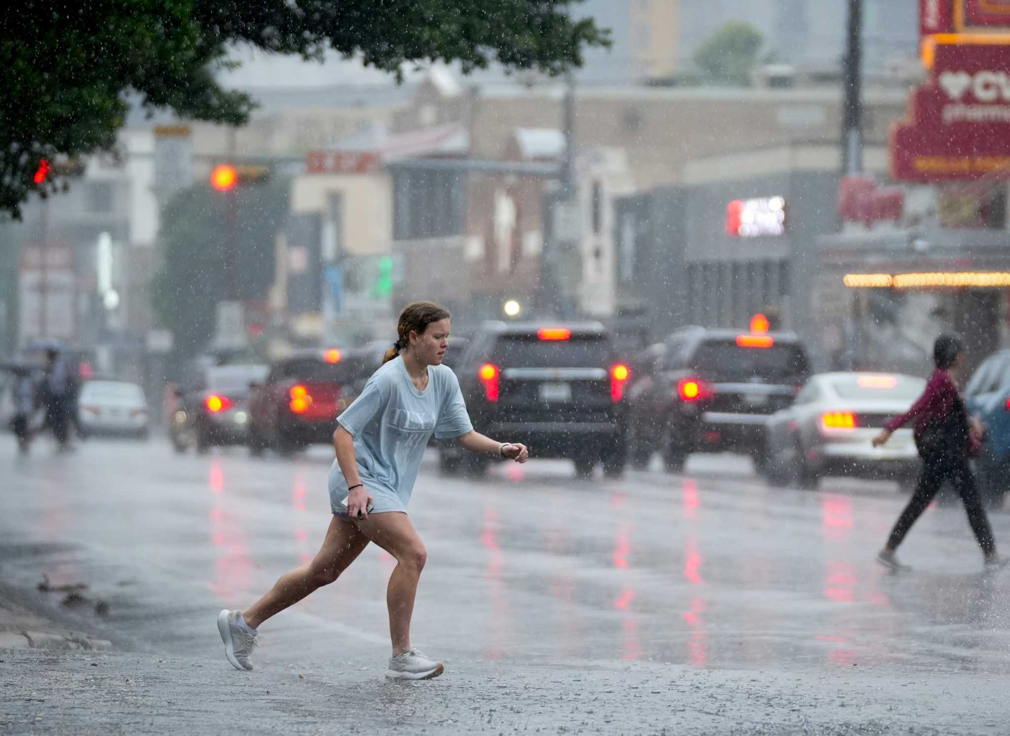 NWS issues flash flooding warning in DFW. Where and when alerts expire