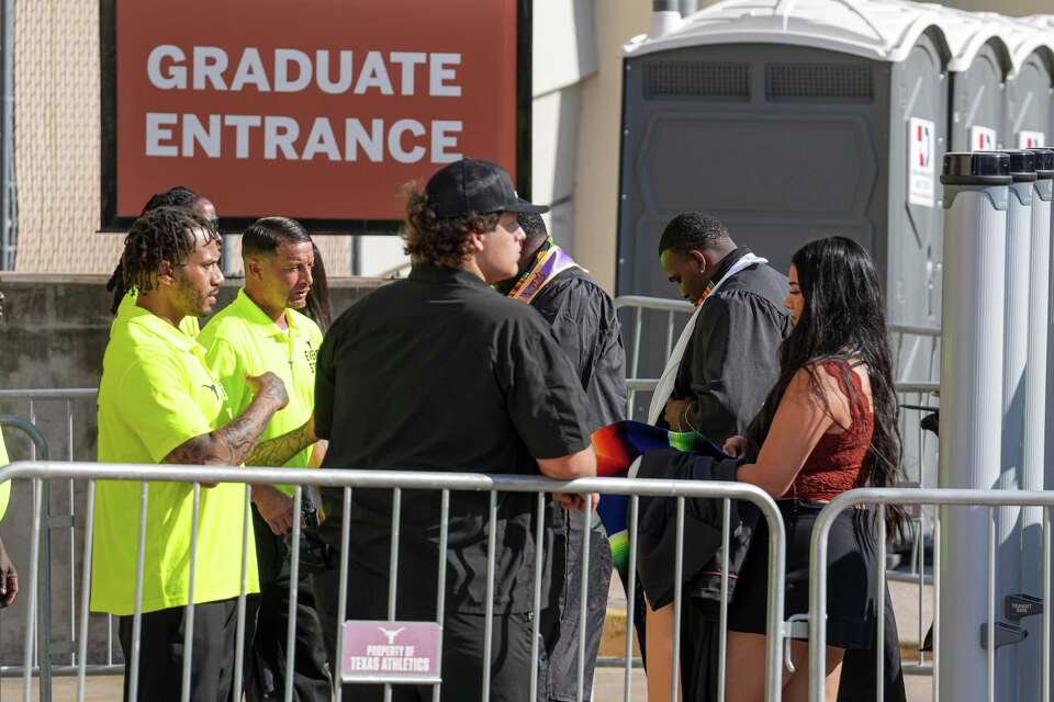 UT Austin graduation: Best photos of Class of 2025 celebrating