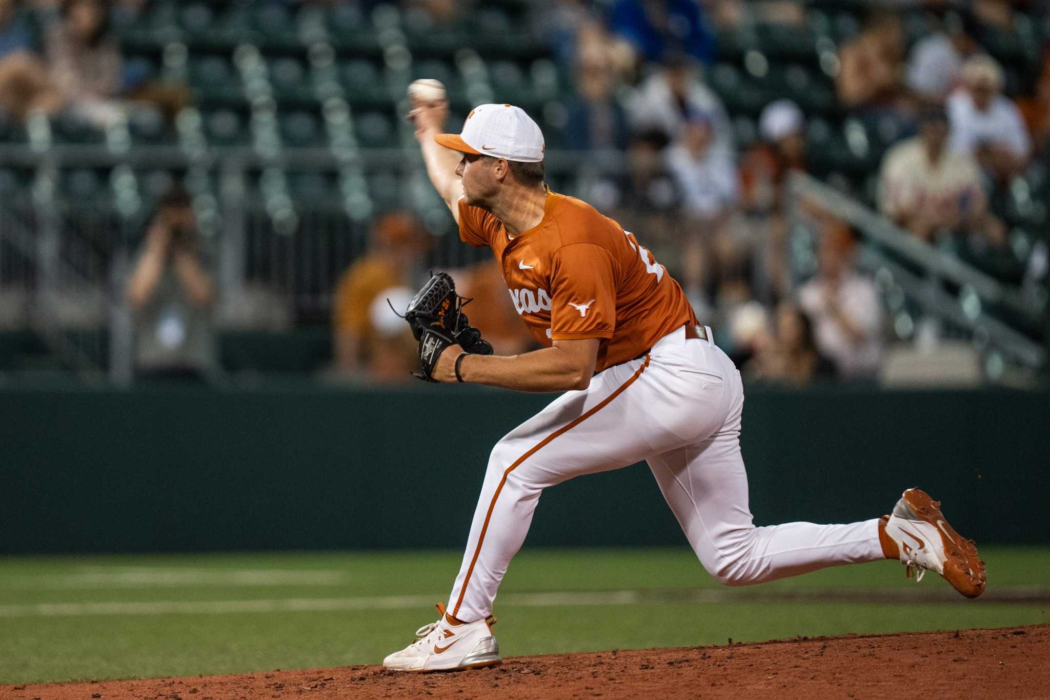 Jalin Flores slugs 9th-inning grand slam as Texas baseball comes back ...