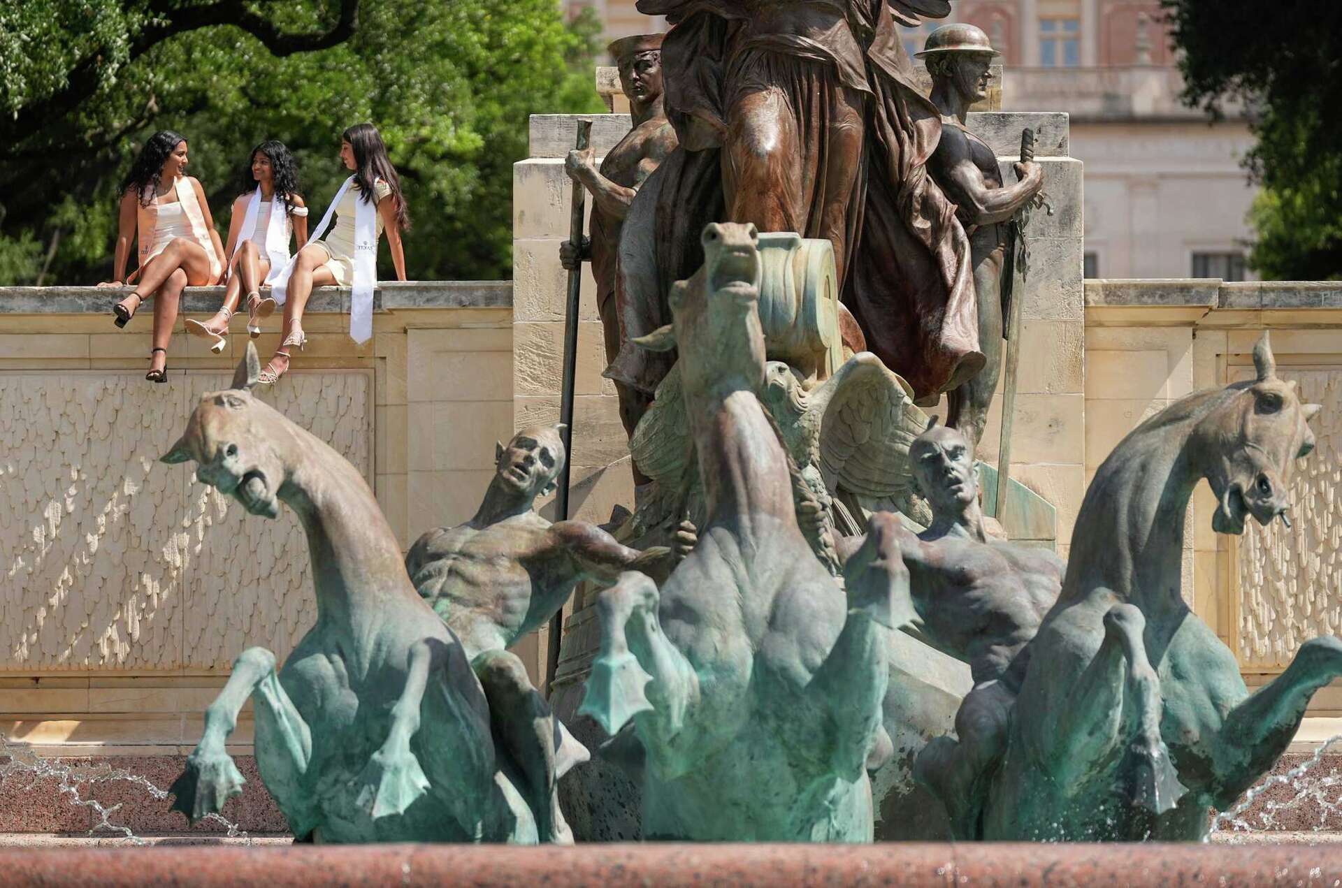 UT Austin Commencement 2025: See time, location of main ceremony