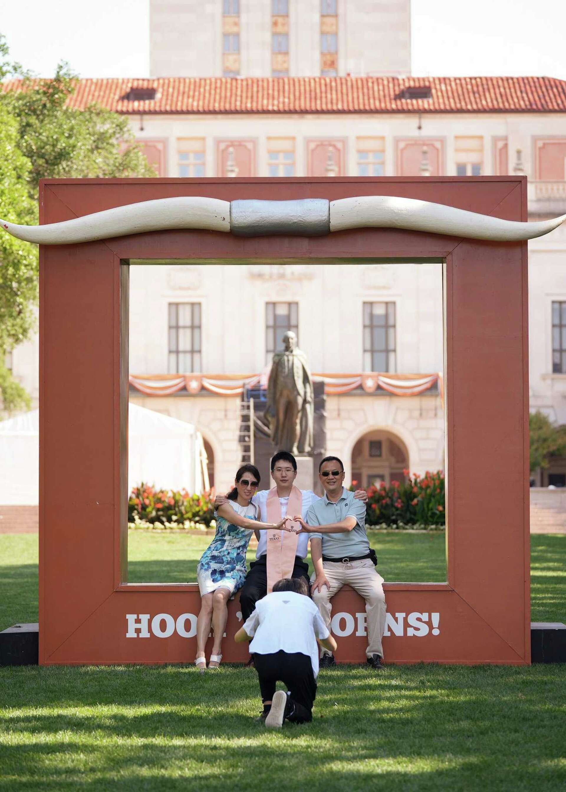 UT Austin Commencement 2025: See time, location of main ceremony
