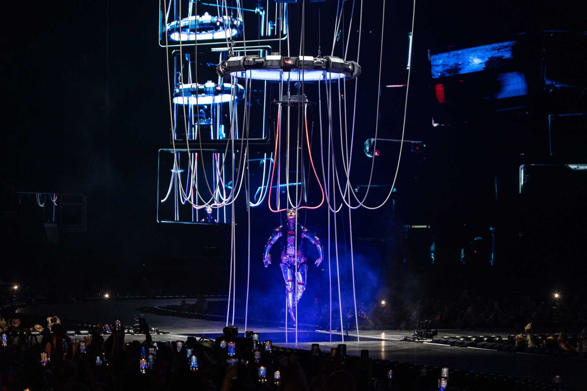 Katy Perry brings 'The Lifetime Tour' to Austin's Moody Center