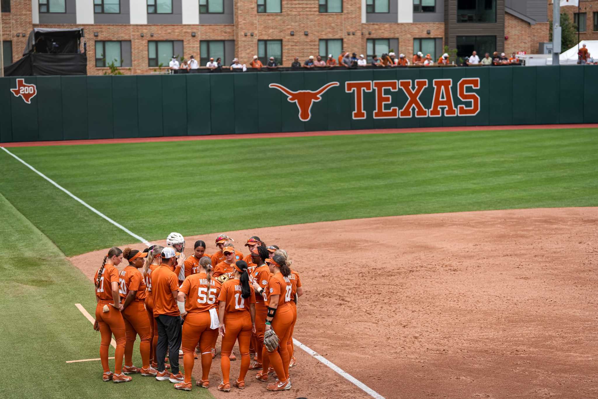 NCAA Tournament softball: Texas vs Clemson to restart at 9:40 p.m.
