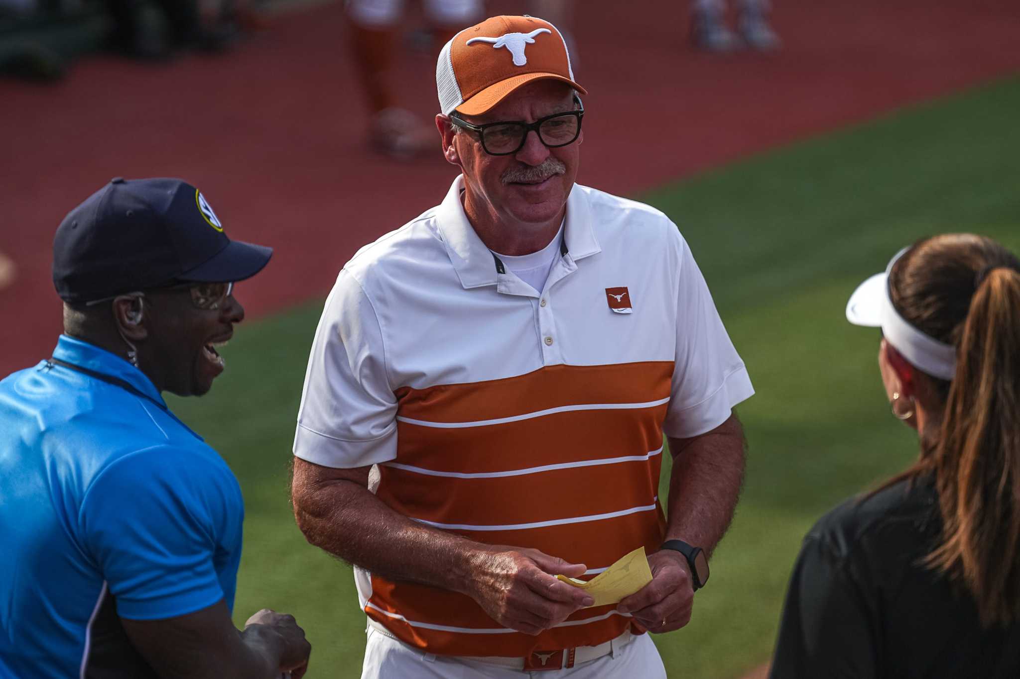 Texas softball coach Mike White says his team 'deserves' top 8 seed in ...