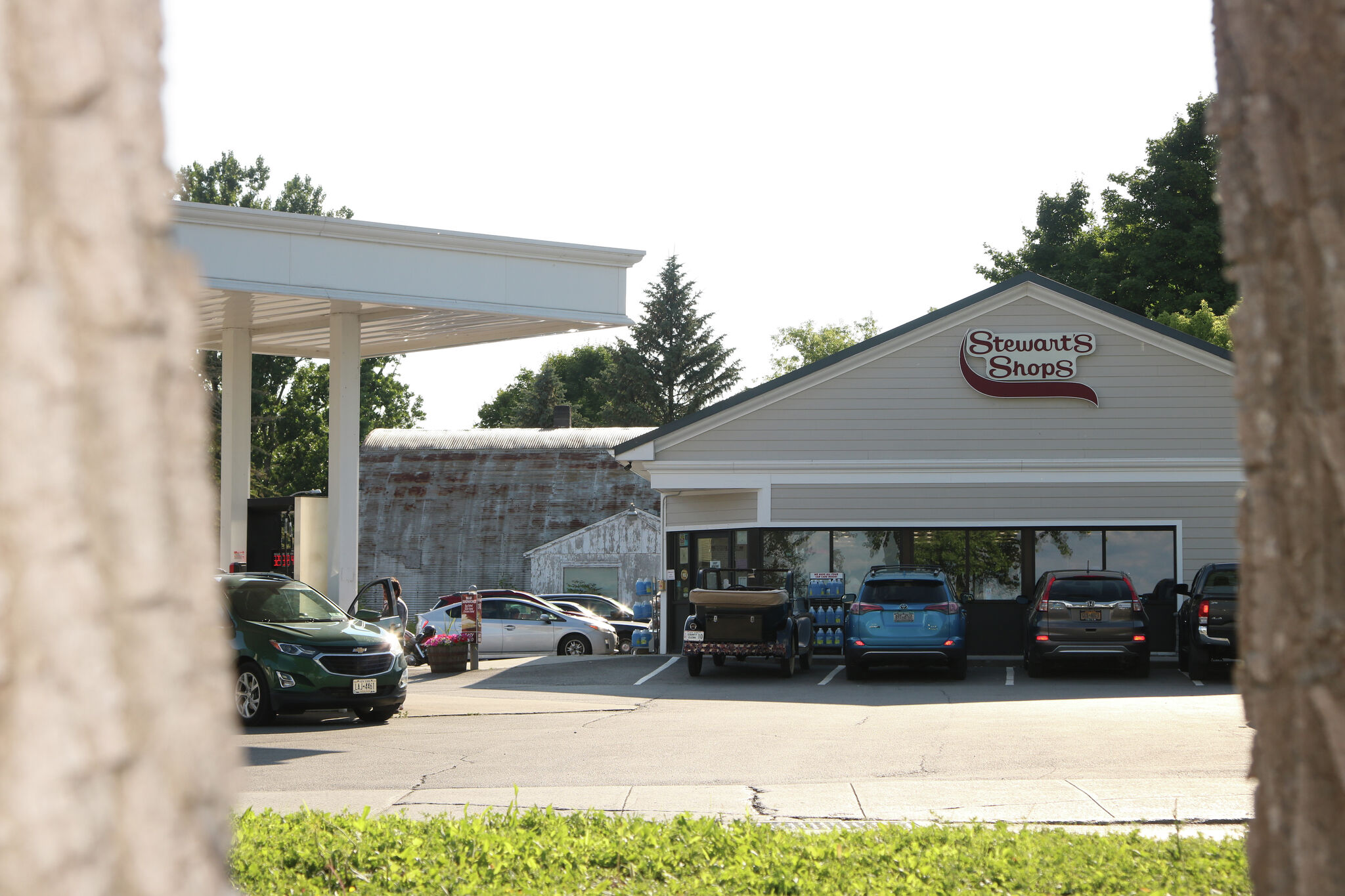 Jon Romano, convicted in '04 school shooting, was victim in sword attack