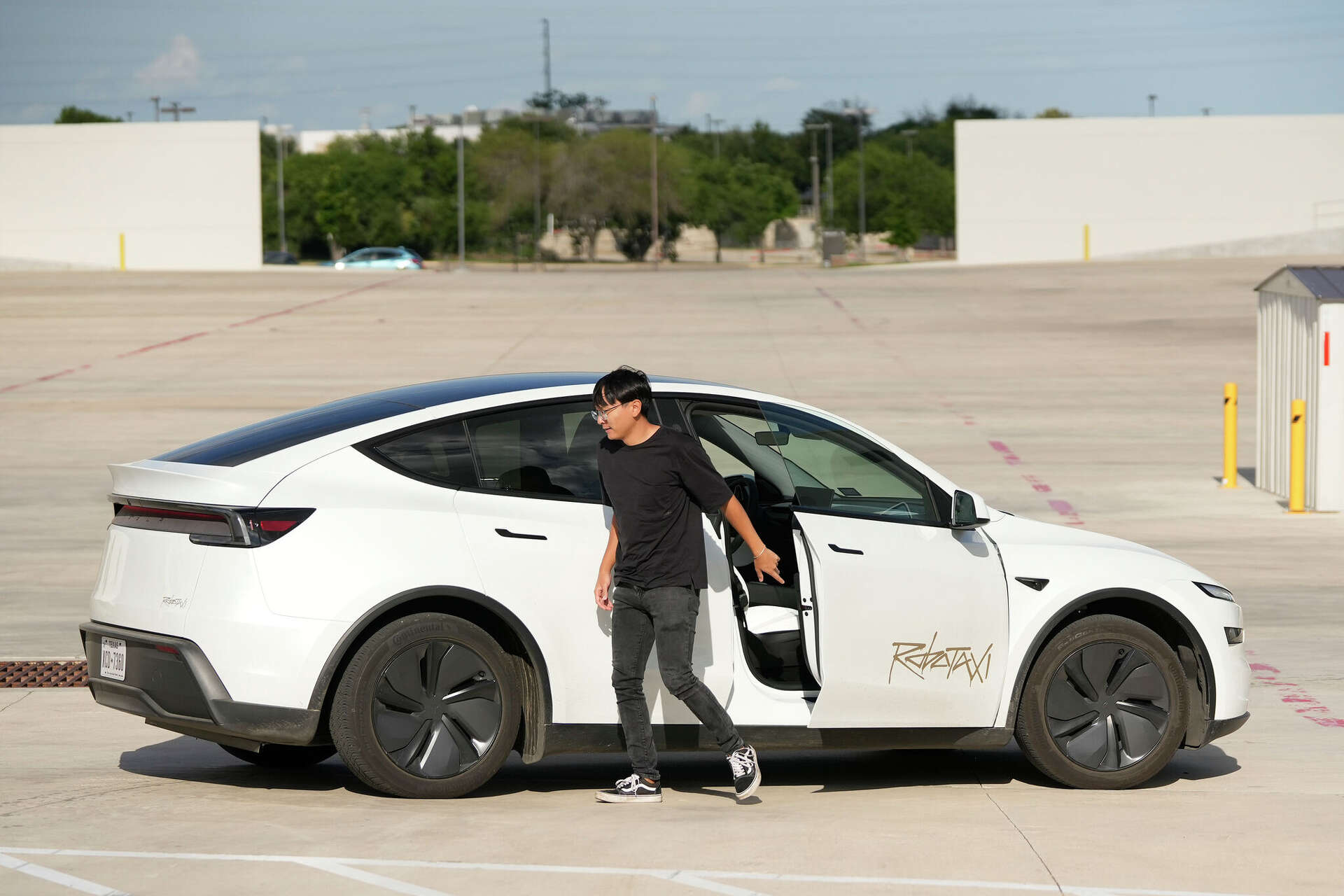 Tesla expands Austin robotaxi service area again