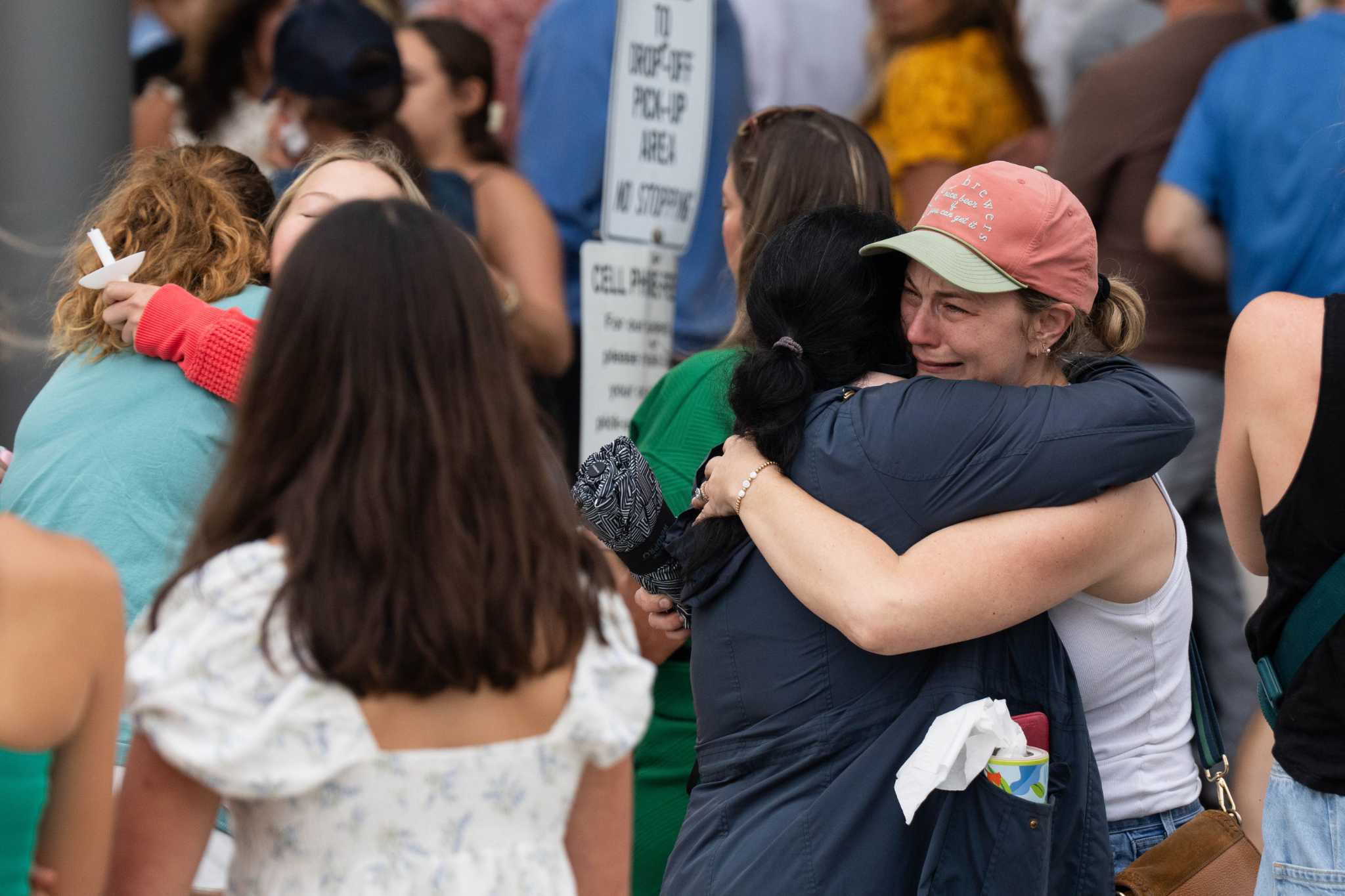 Casis Elementary holds vigil to honor victim in Kerrville flood