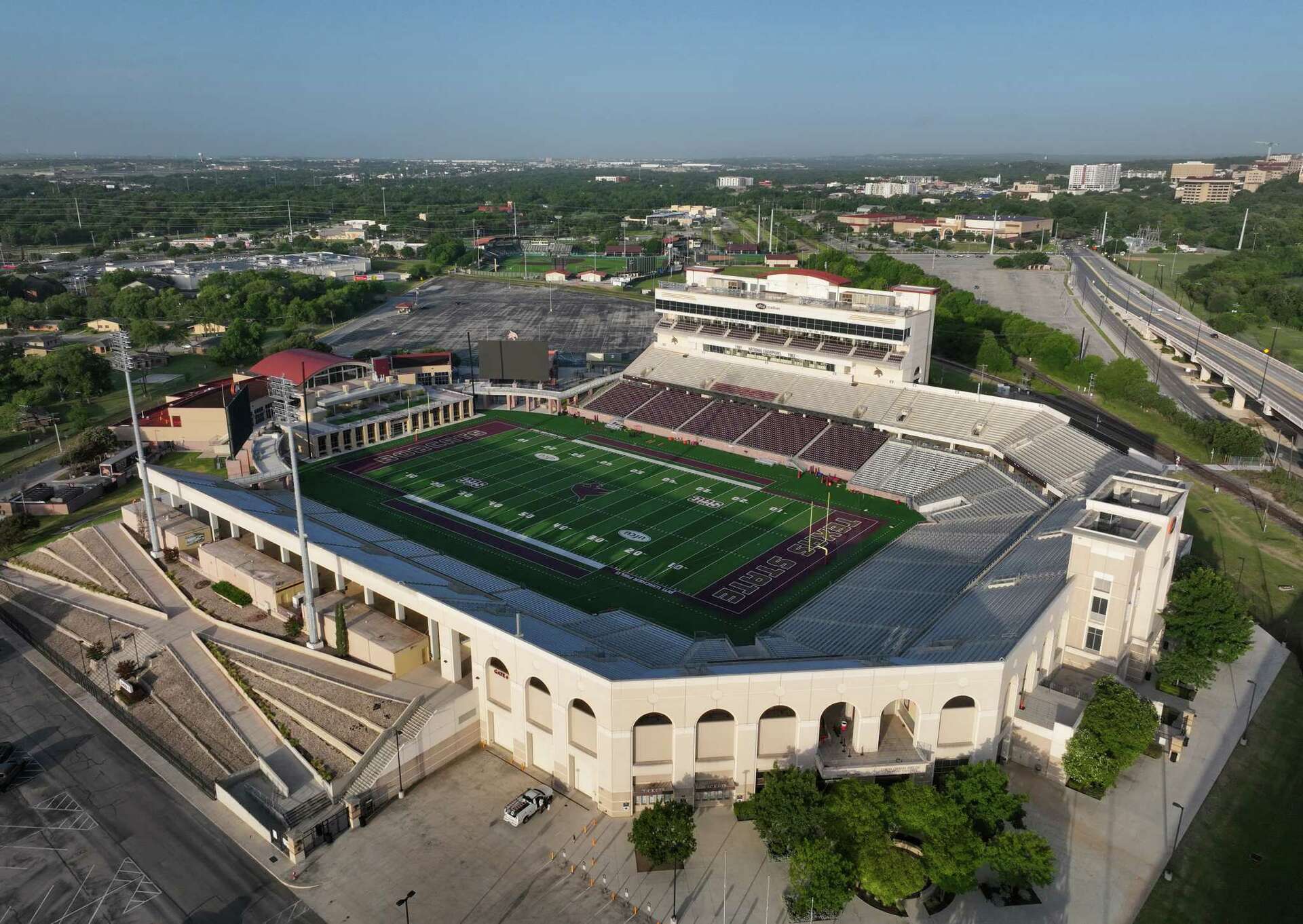 Texas State's leap to Pac-12 has unlikely source: a ormer prison guard