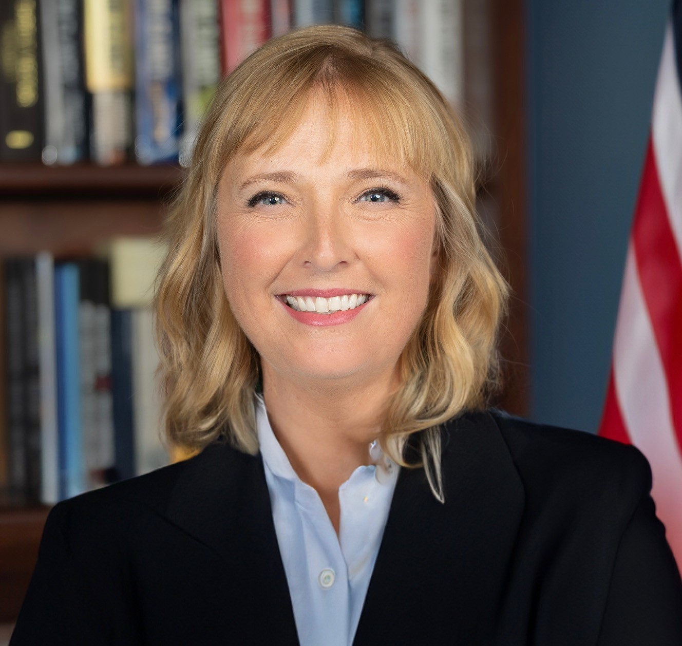 Middlebury selectman launches campaign to unseat longtime town leader