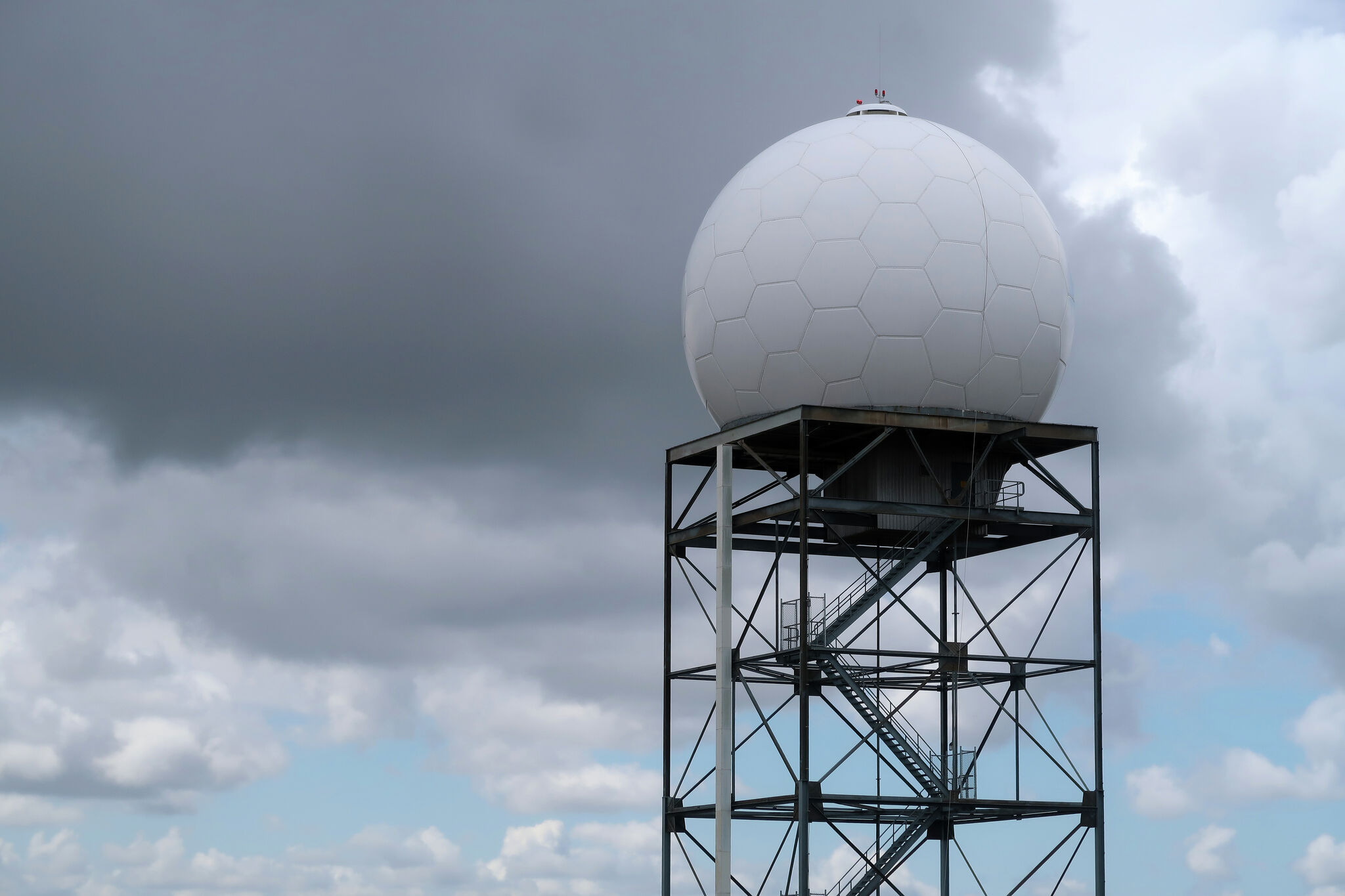 Odd news: Man vandalizes Oklahoma City News 9 radar