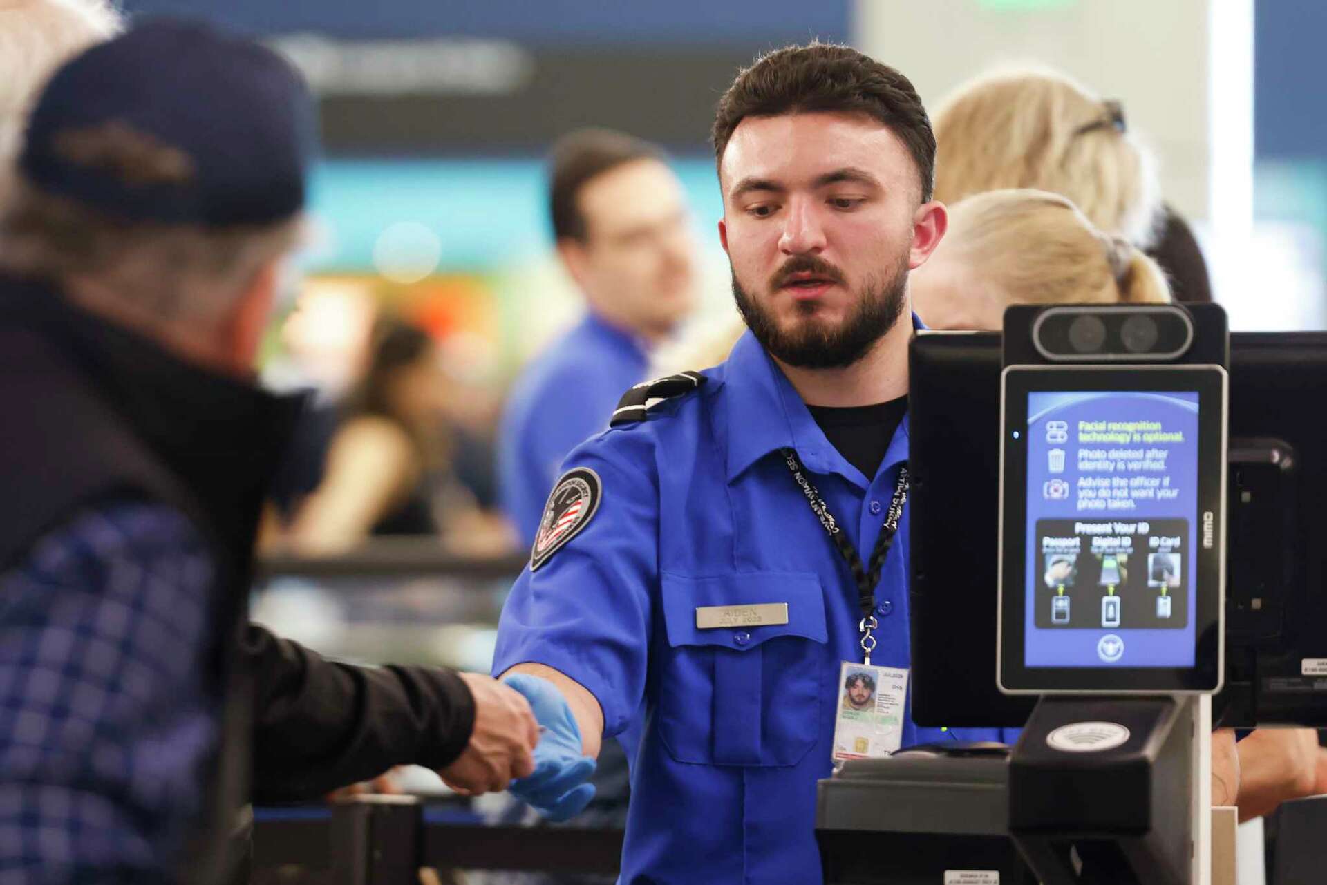 TSA ends shoe removal rule at SFO and other major airports