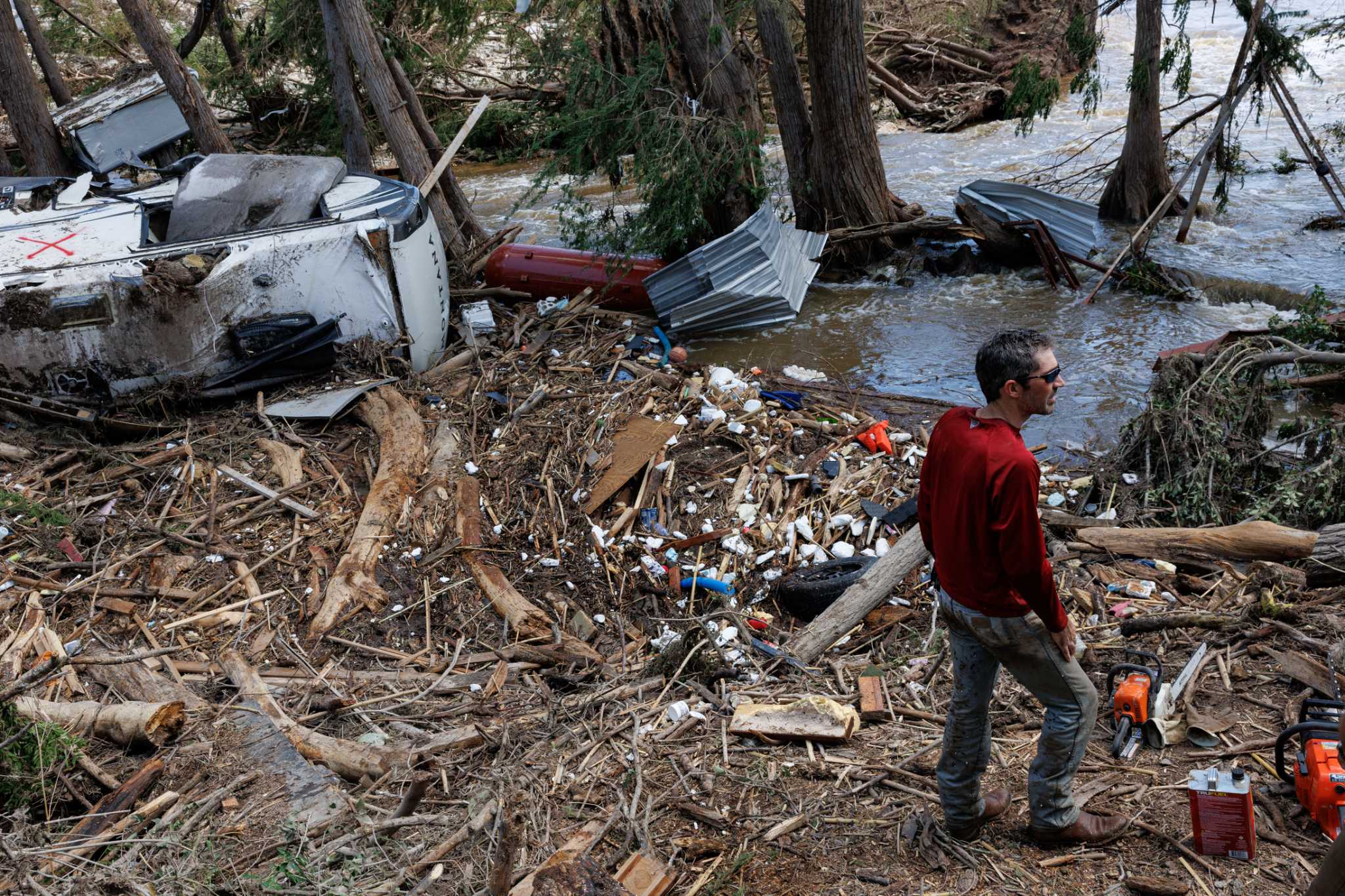 At a flood-ravaged RV park, spontaneous acts of human kindness