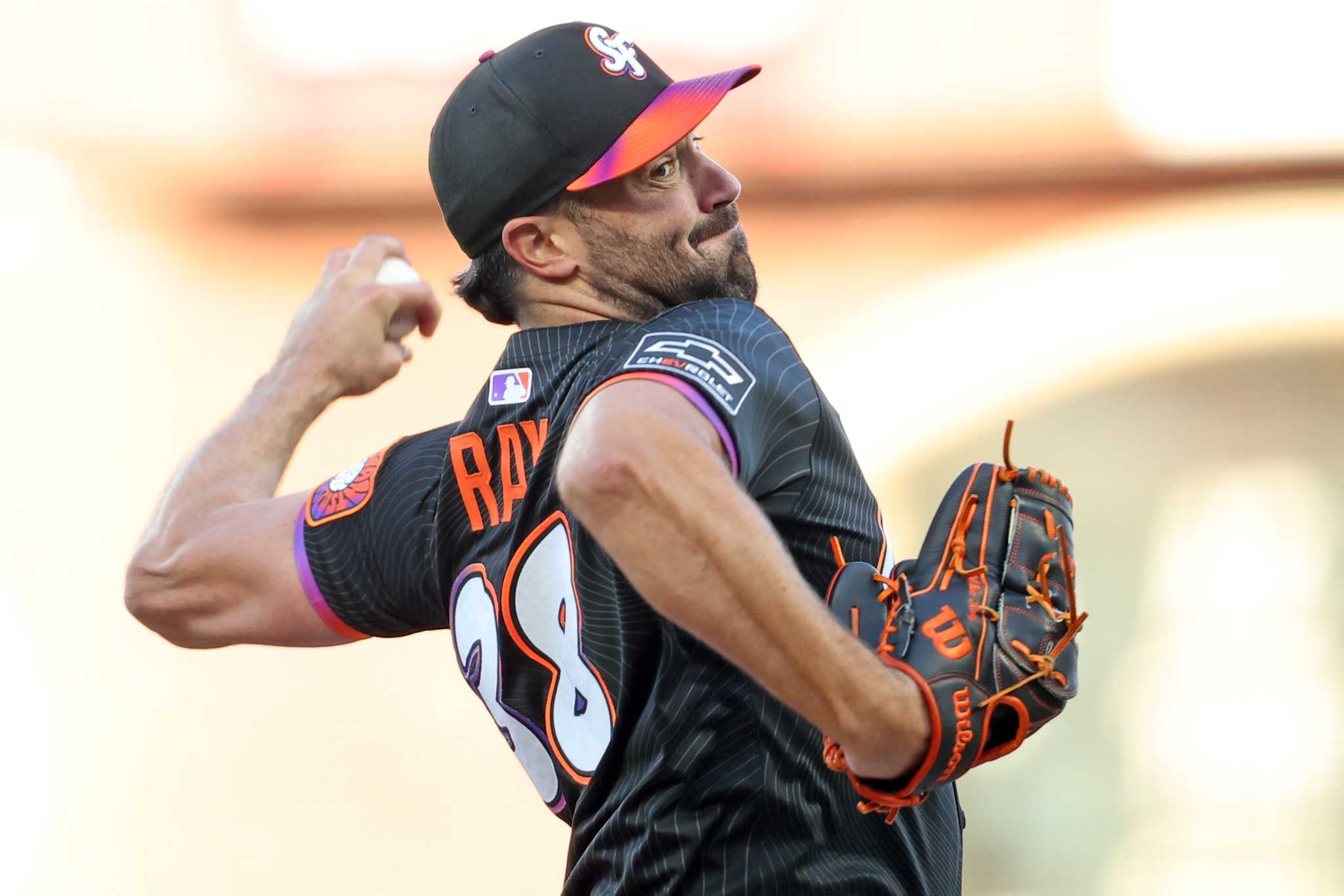 Giants’ Ray picks starting vs. Dodgers over pitching in All-Star Game