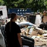 Who did the 'Be Someone,' 'Toeflop' graffiti in Houston?