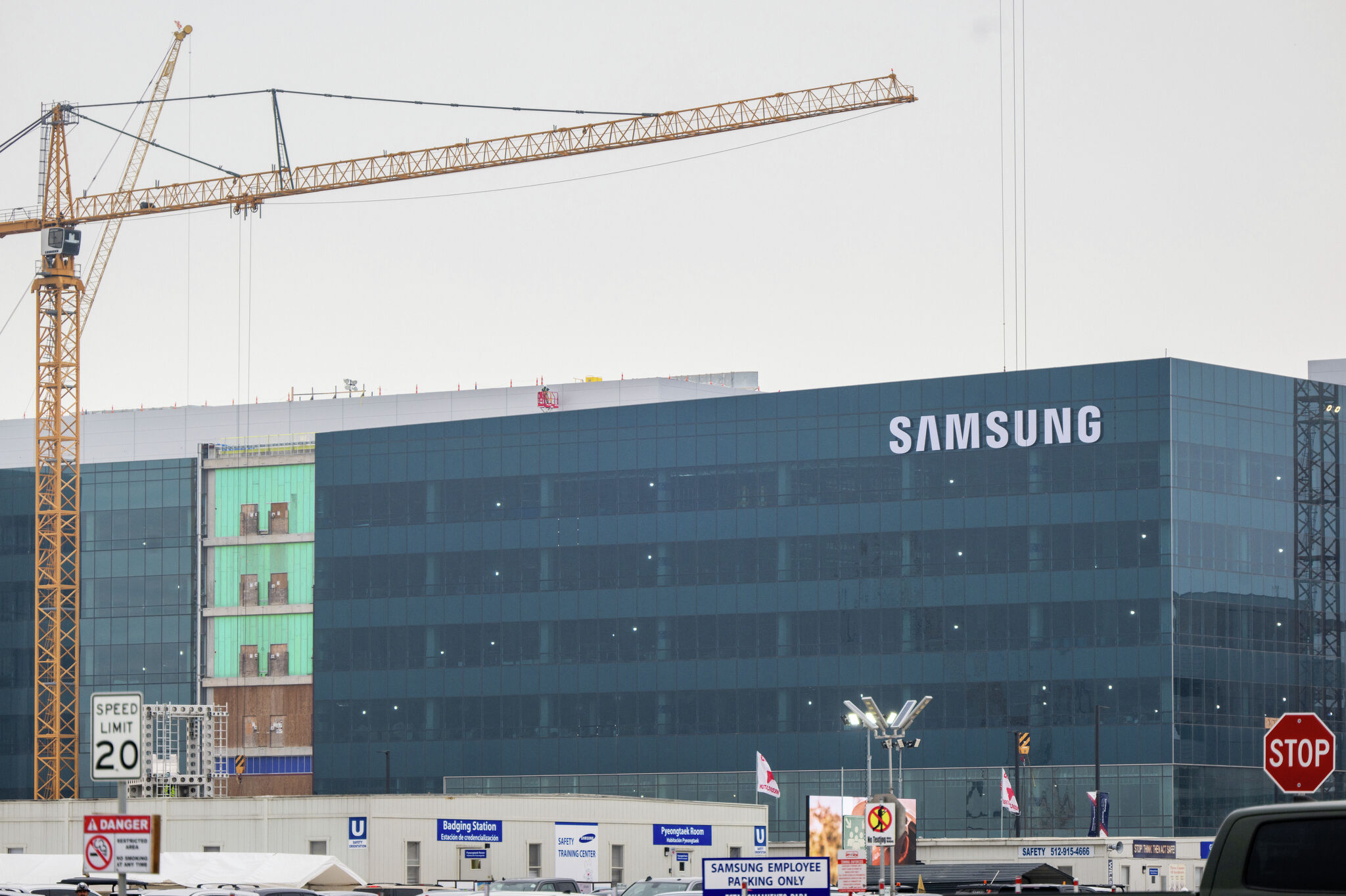 Could Samsung delay completing its Texas chip plant?