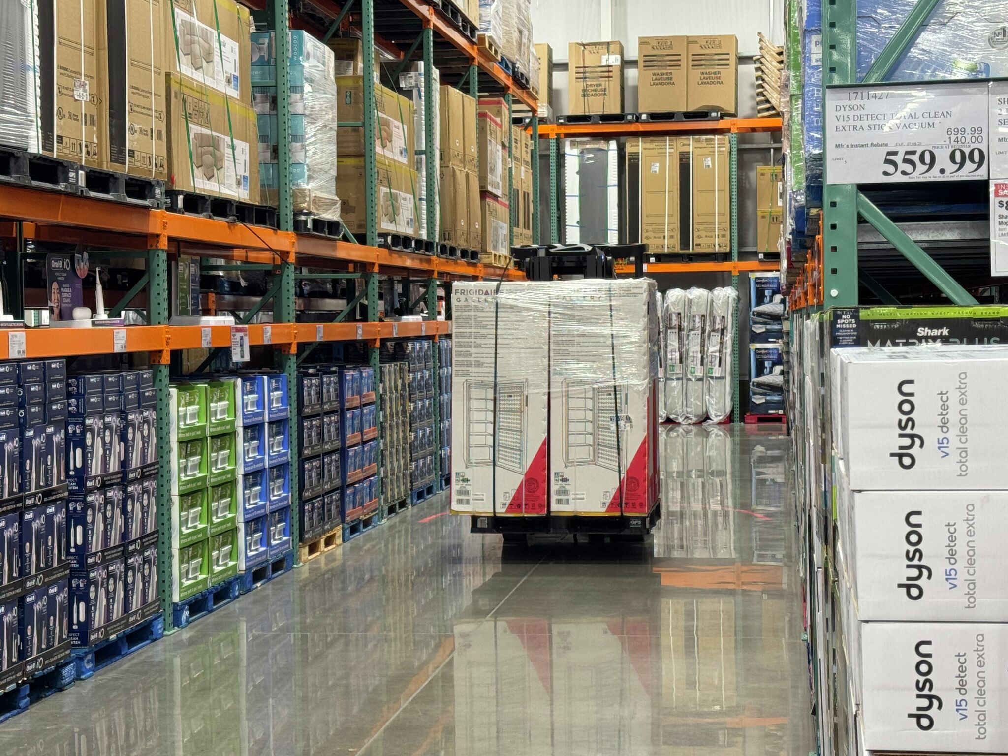 ONEOK completes $4.3B EnLink acquisition, plans Texas LPG terminal