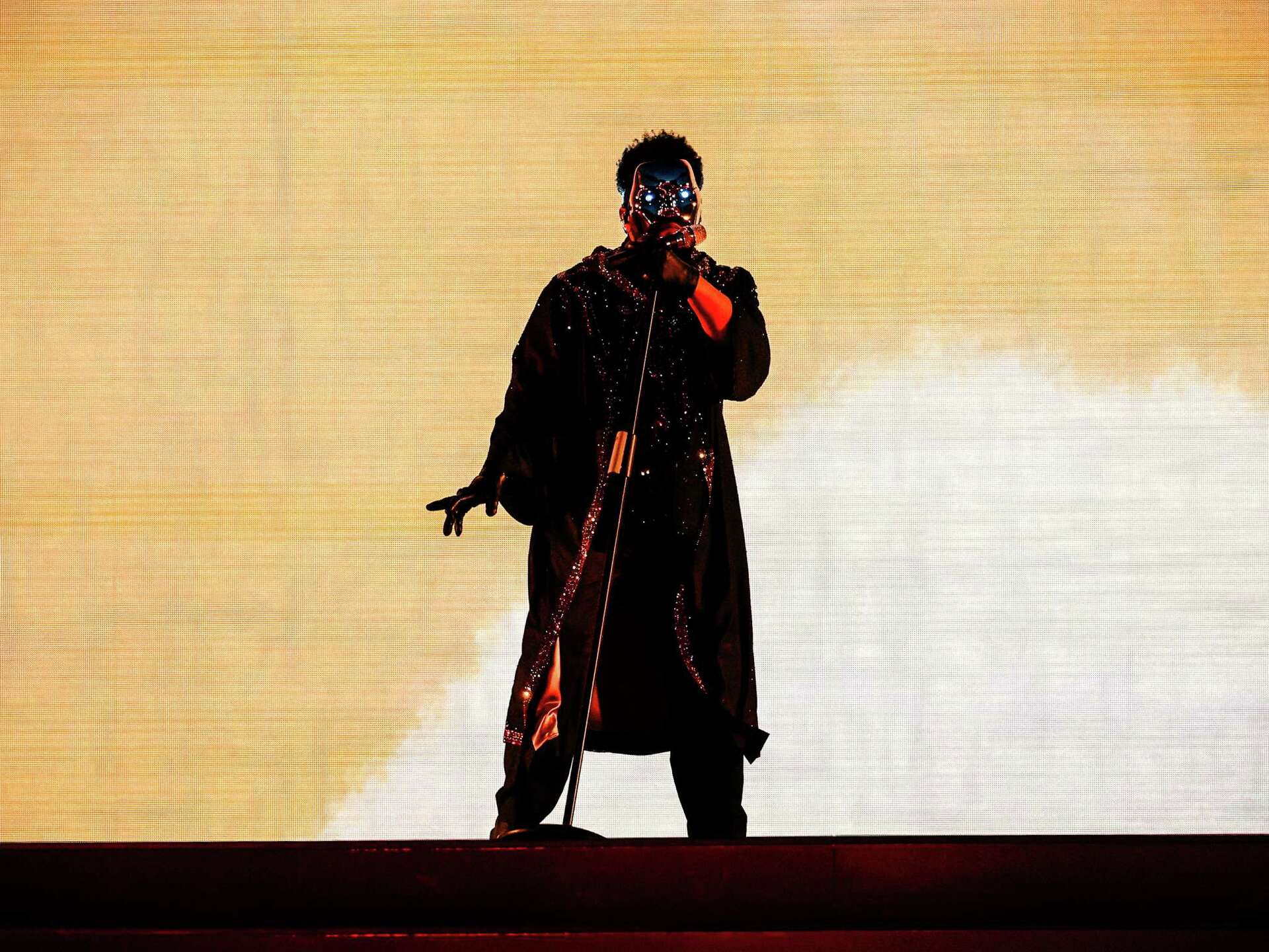 Wrong Santa – The Weeknd butchers name of Levi’s Stadium city