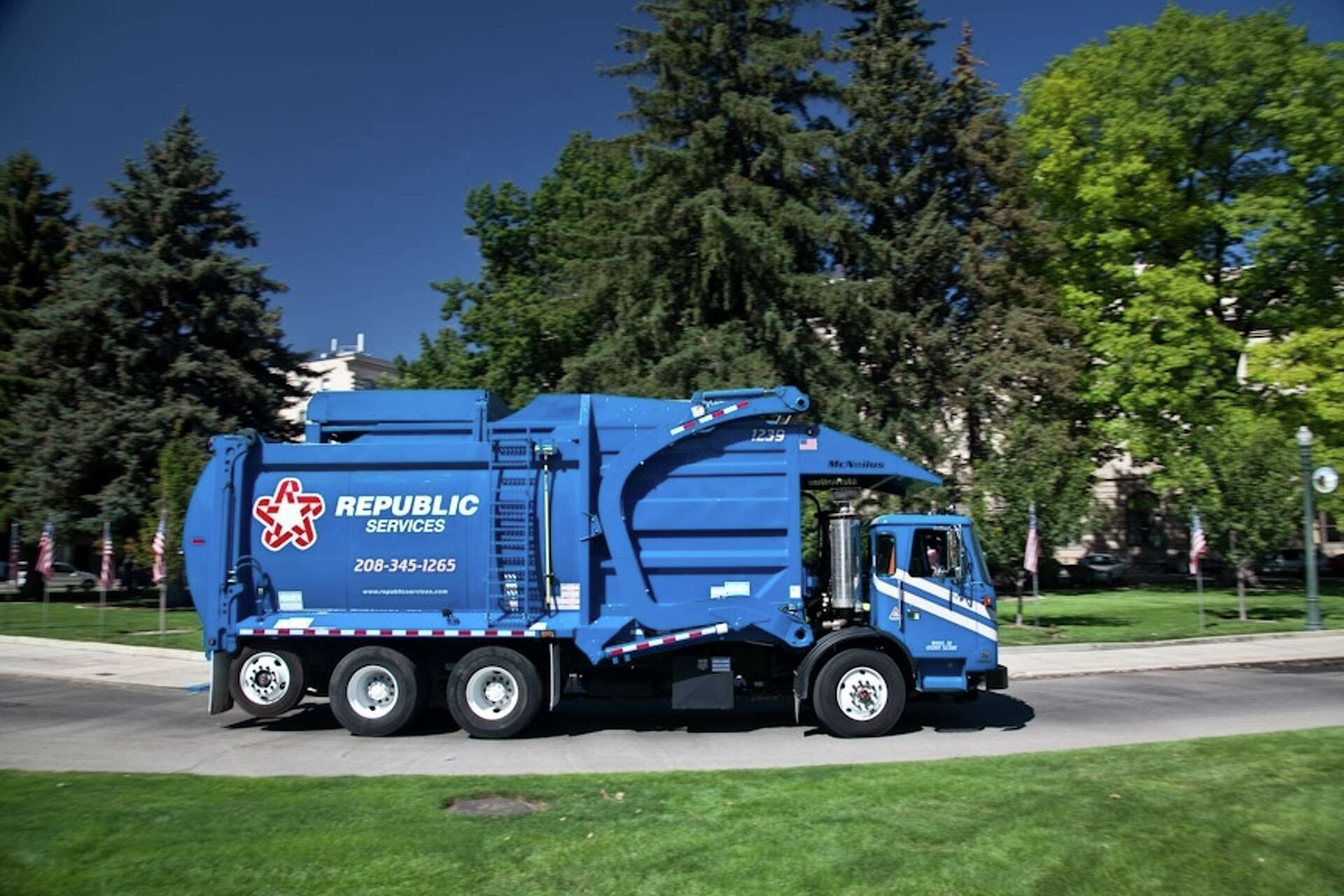 Bay Area trash pickups delayed as Republic Services workers strike