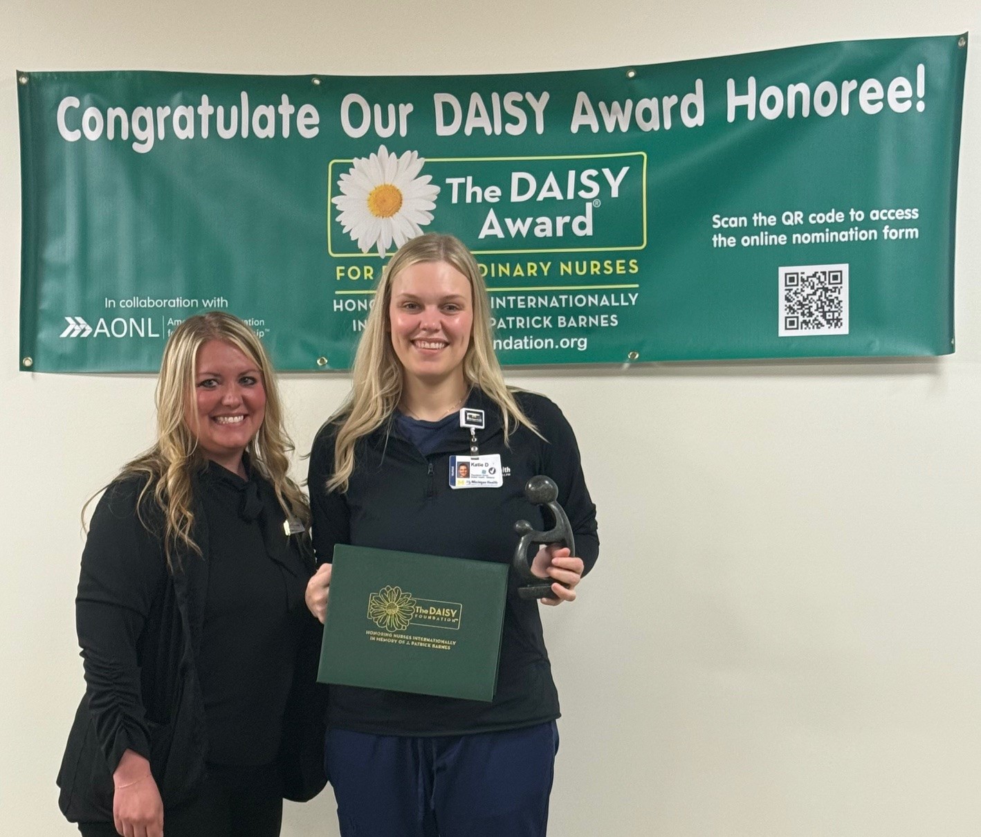 Nurses receive DAISY Award for extraordinary care