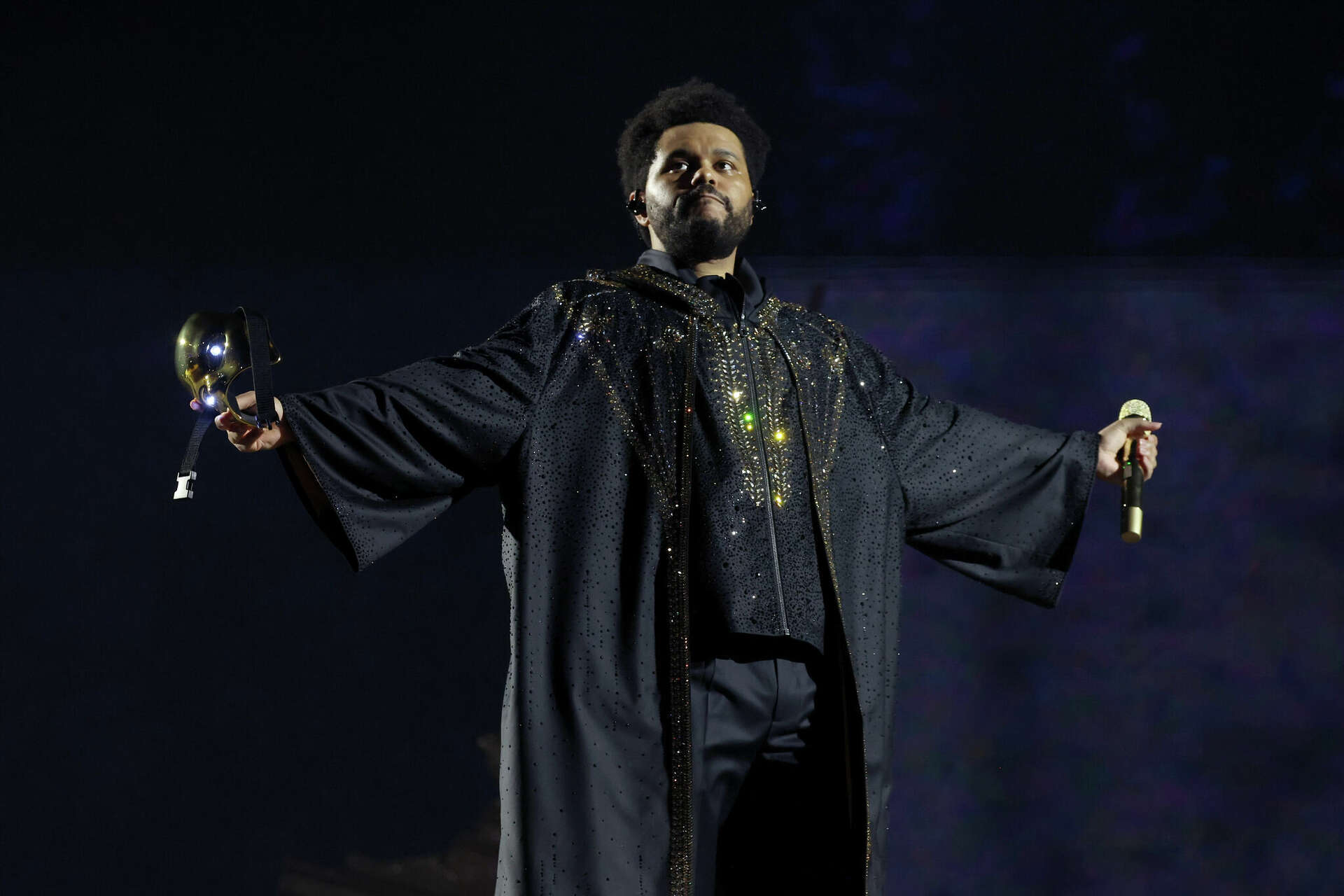 Wrong Santa – The Weeknd butchers name of Levi’s Stadium city