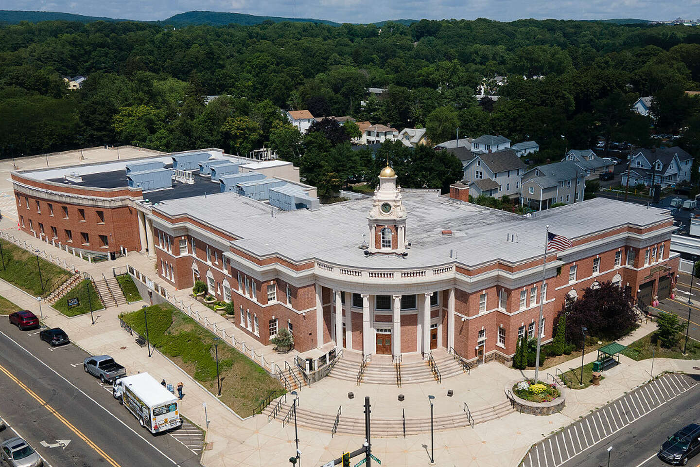Hamden Mayor Garrett's exit leaves nomination up for grabs