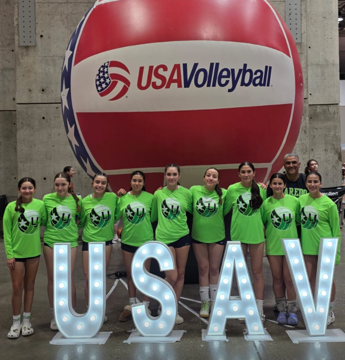 Laredo's 13s volleyball team takes fifth at national tournament